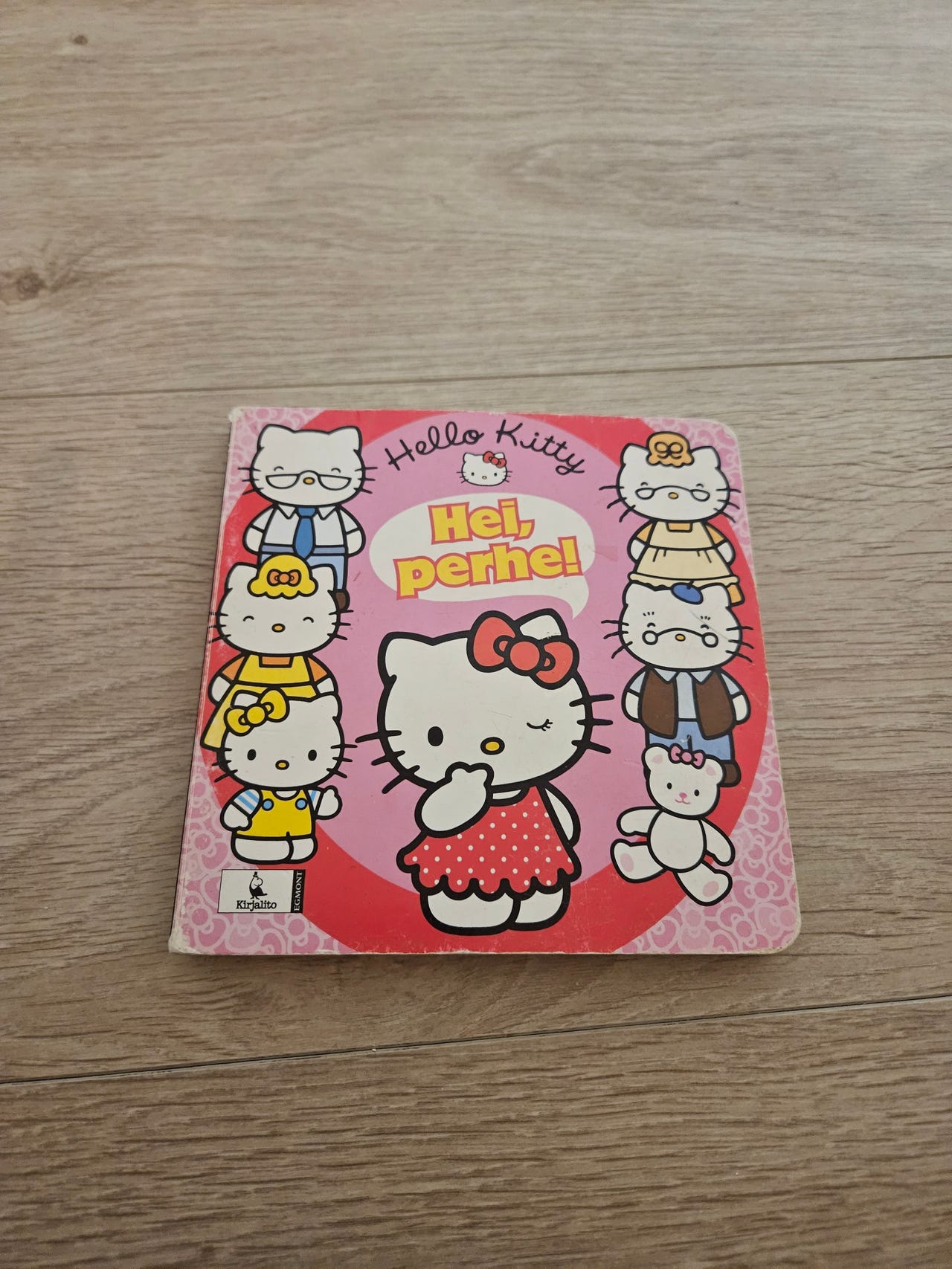 Hello Kitty kirja | Tori