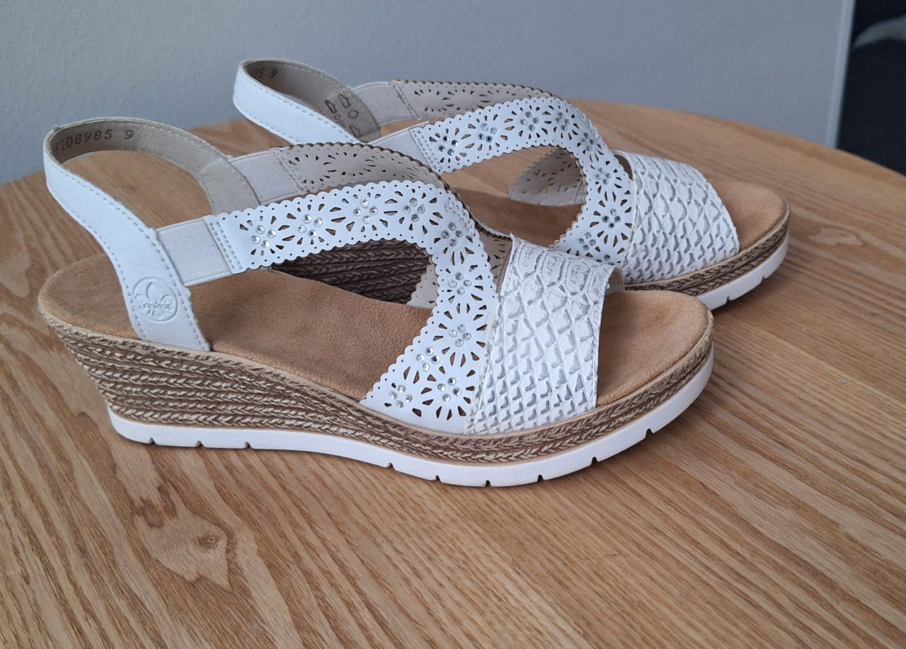 Kiilakorkoiset Rieker sandaalit/ juhlakengät | Tori