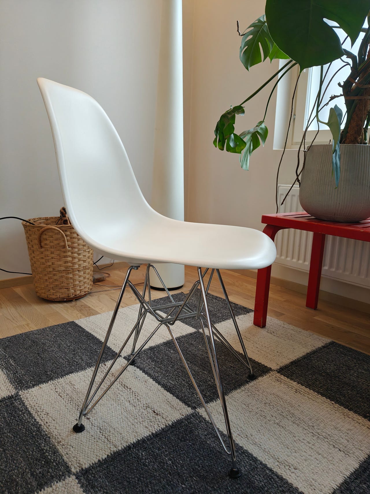 Vitra Eames DSR tuoli valkoinen | Tori
