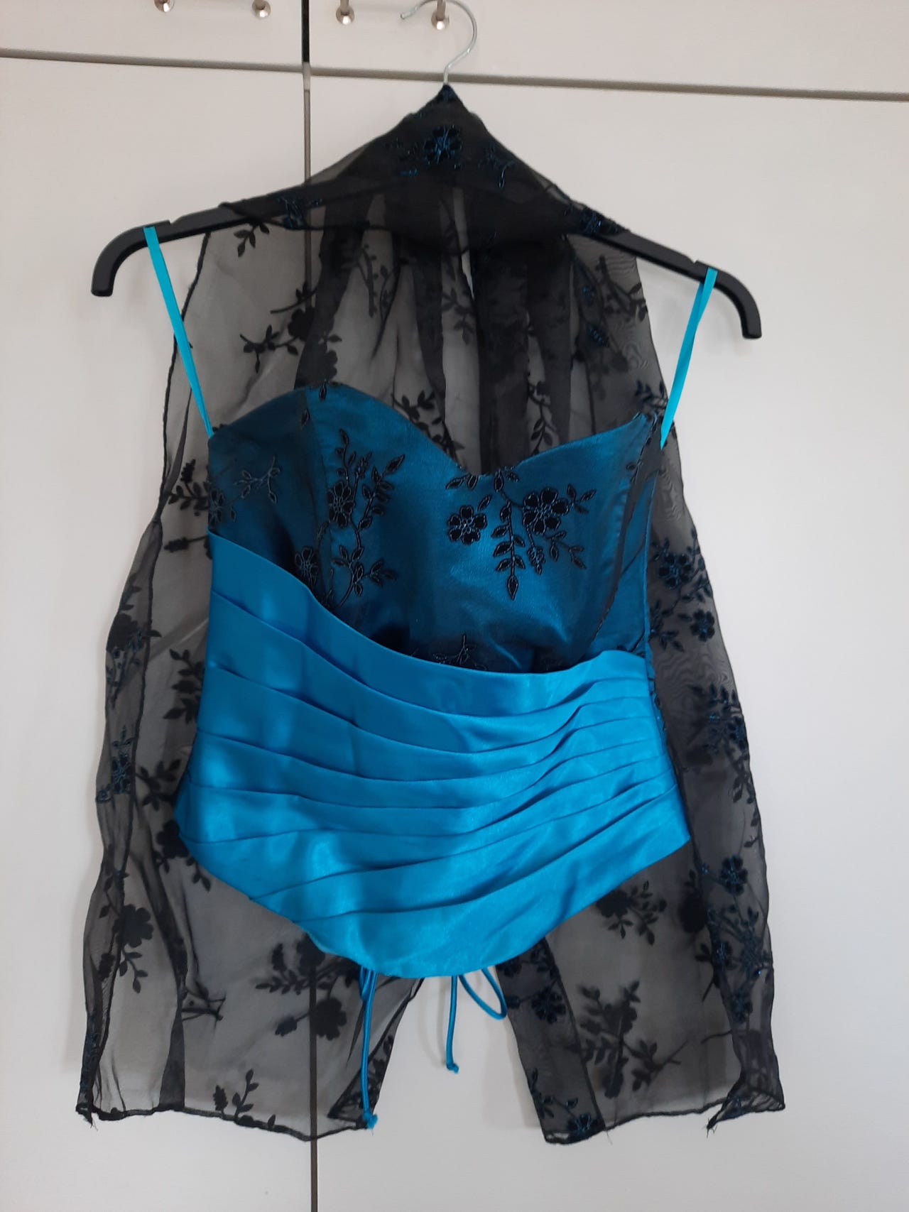 Tanssiais juhla mekko. | Tori