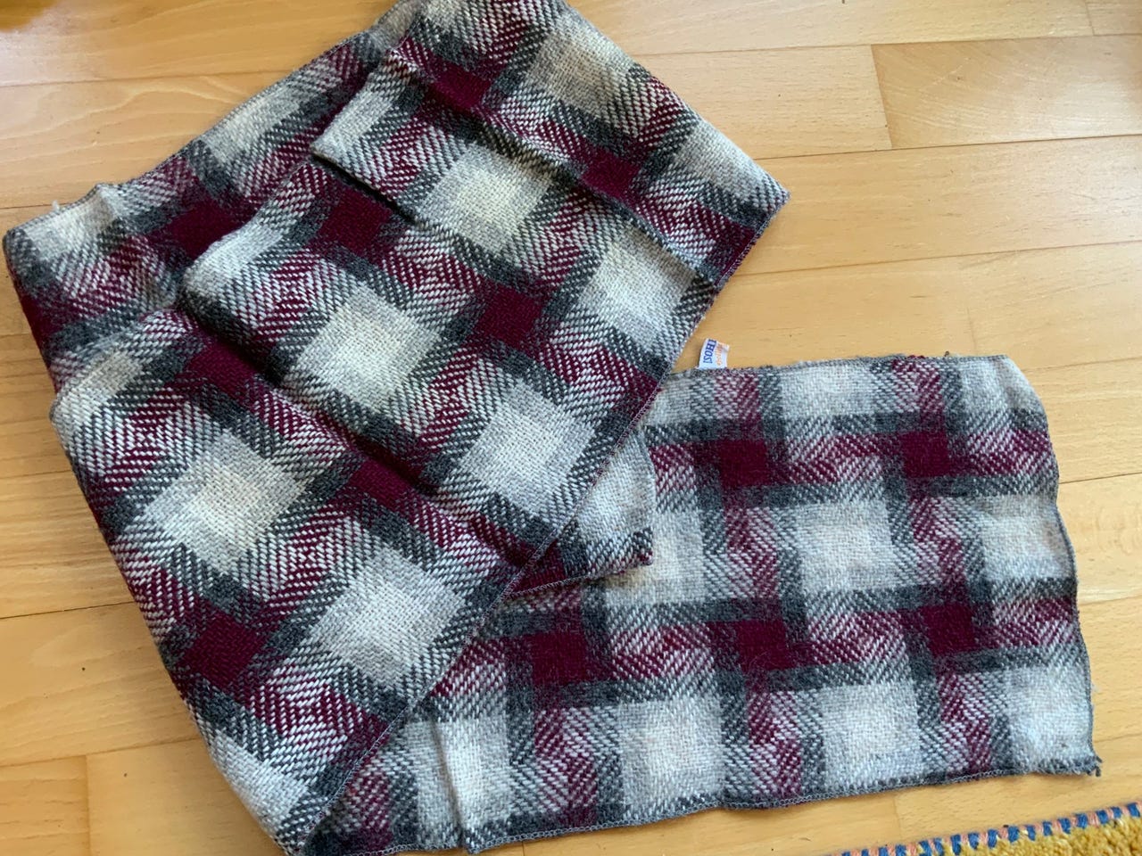 Vintage kaulahuivi, Isohellan teollisuus oy, Seinäjoki, 1940-1980 | Tori