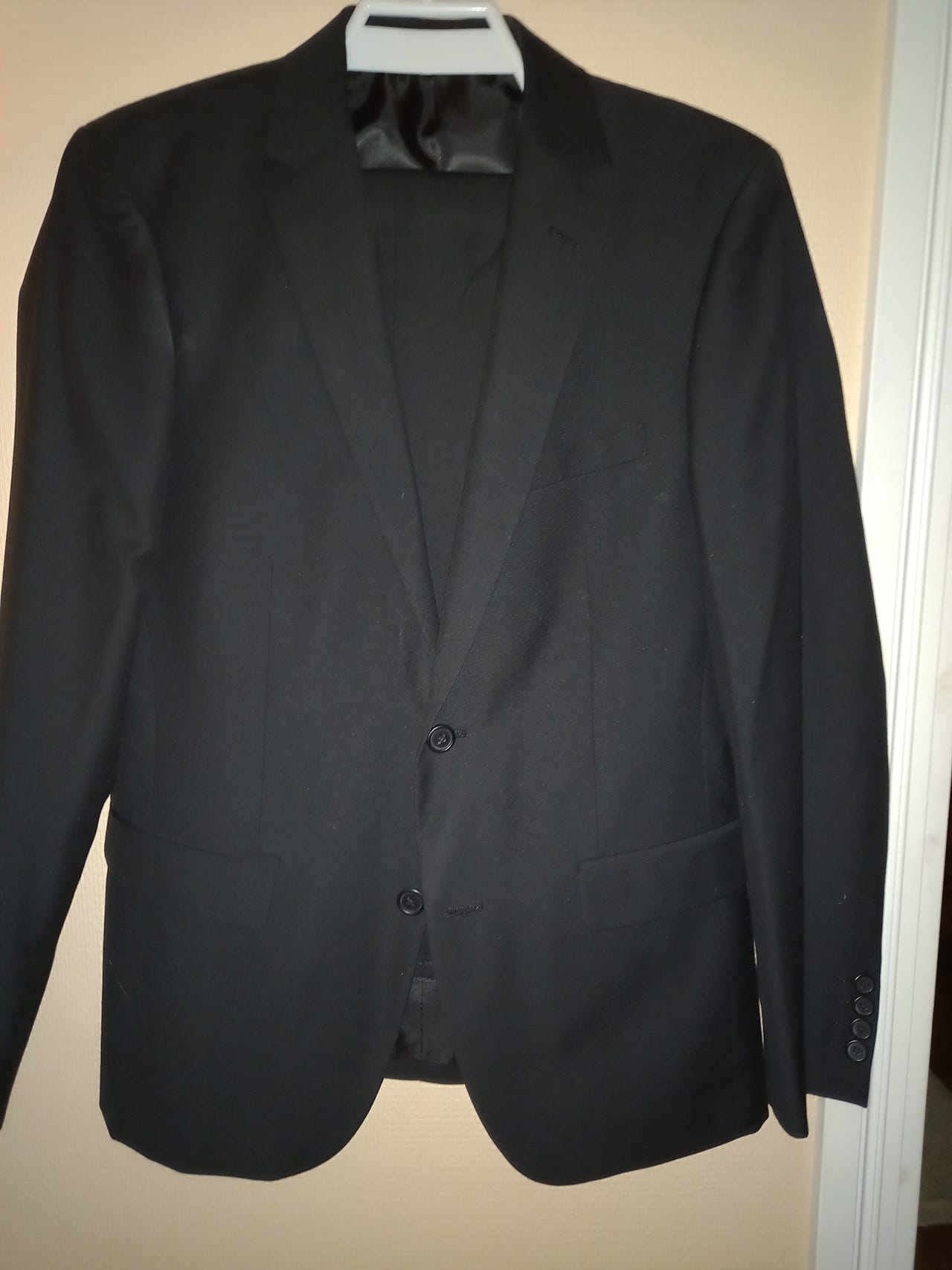 Miesten tumma puku, takki ja housut | Tori