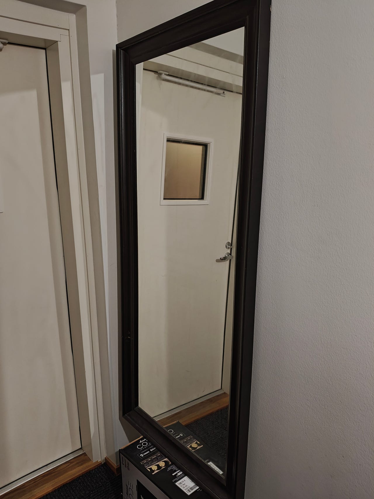 74x165 cm iso peili mustilla kehyksillä | Tori