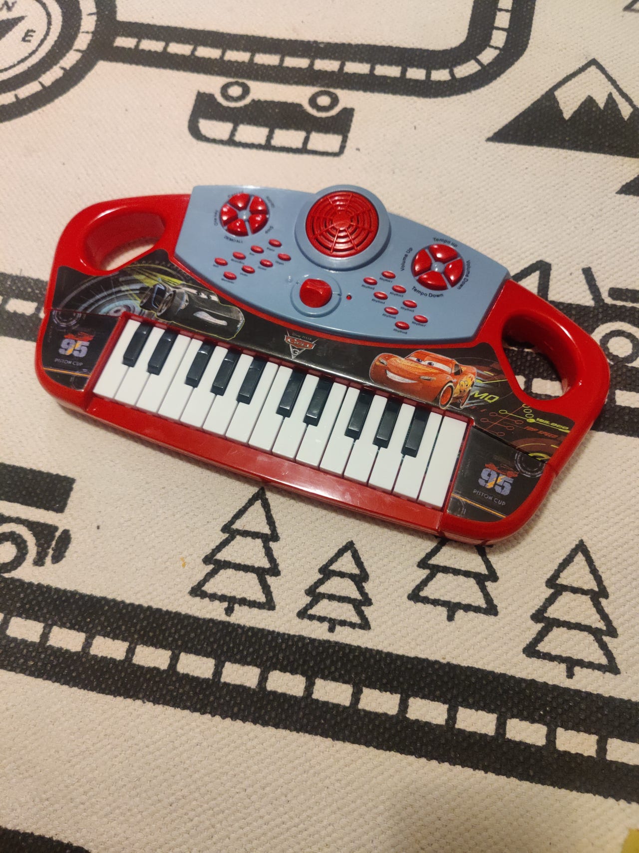 Disneyn Cars- piano | Tori