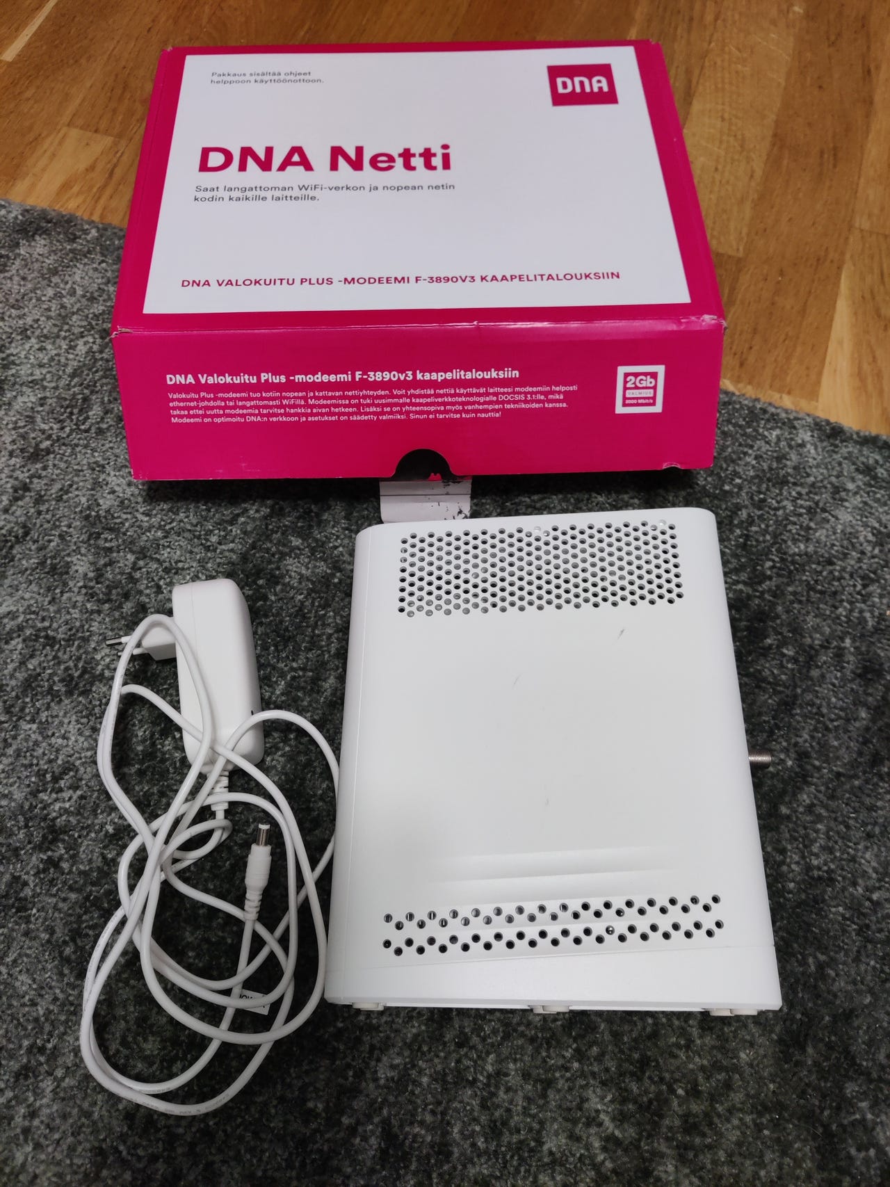 Dna valokuitu plus -modeemi | Tori