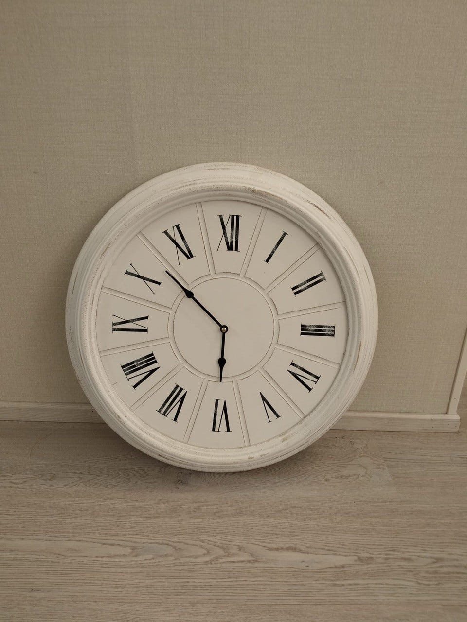 Hyvä kuntoinen vanhanaikasen näköinen kello | Tori