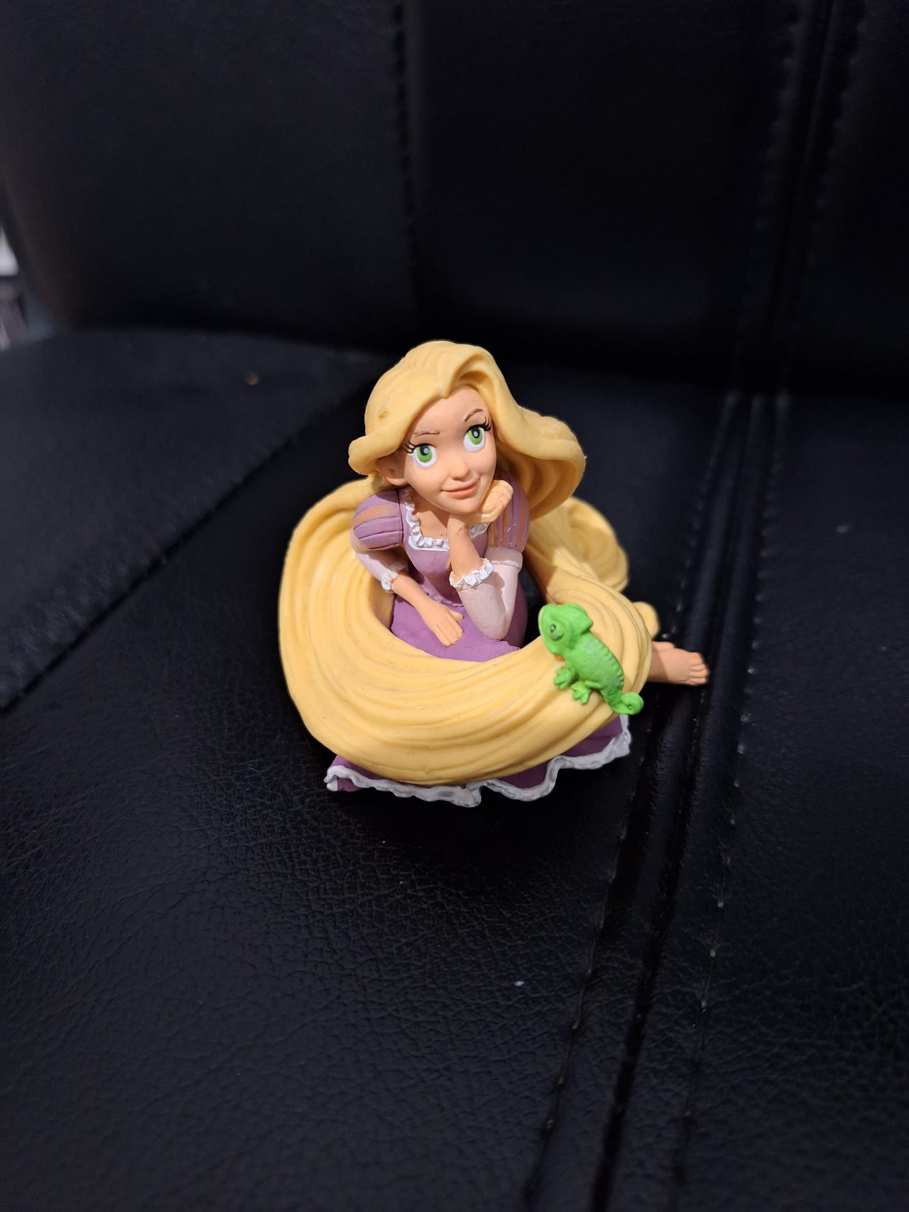 Myydään Disneyn Rapunzel -figuriini | Tori