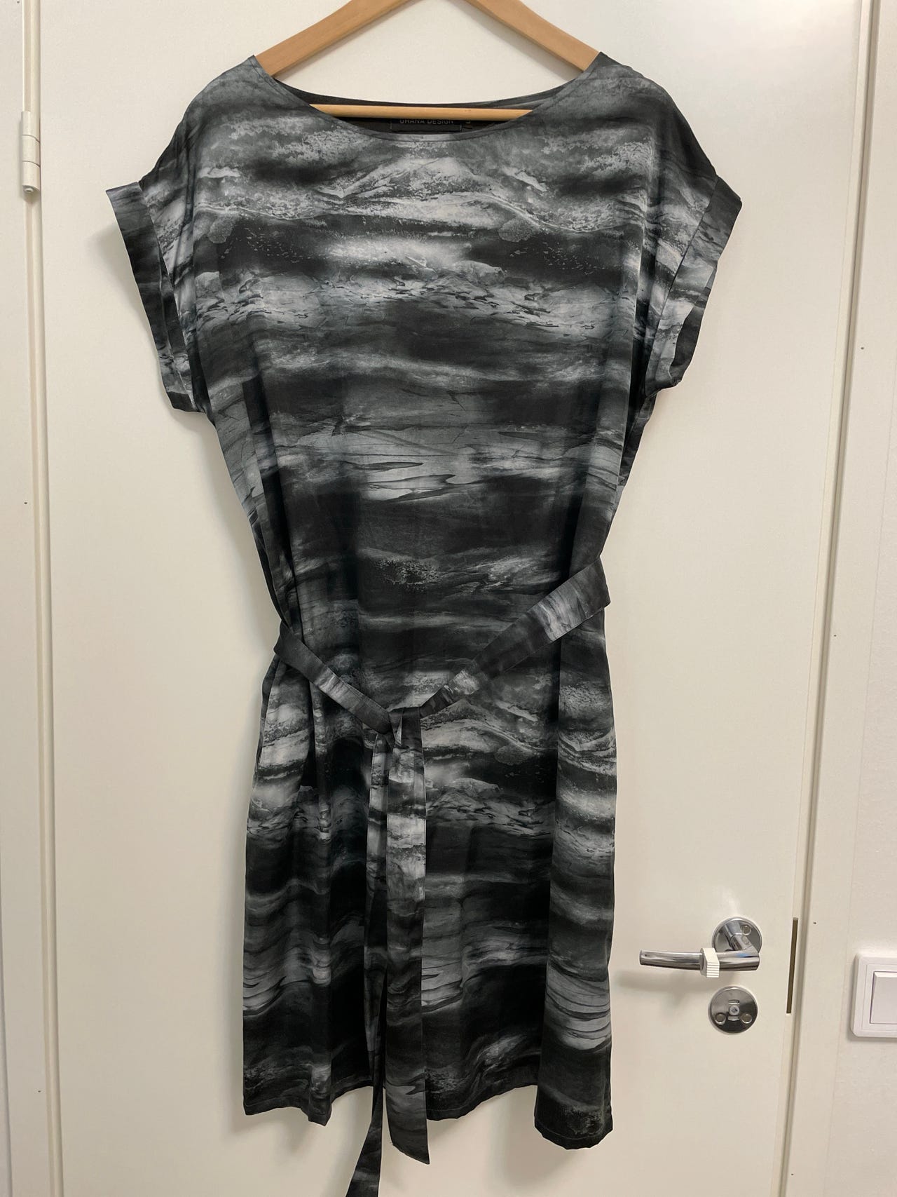 Uhana design Storm-mekko, koko L | Tori