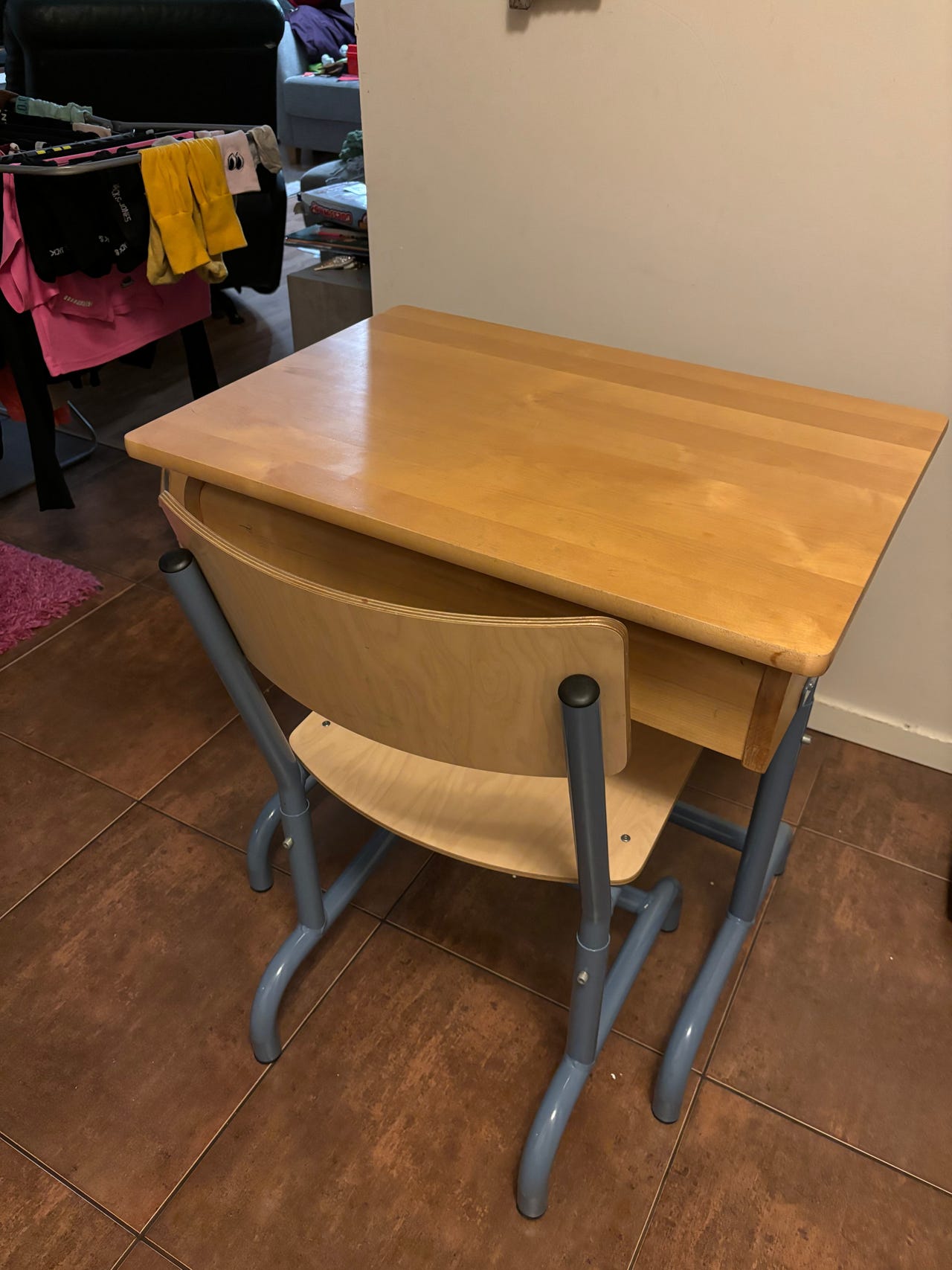 Pulpetti ja tuoli Kinnarps | Tori