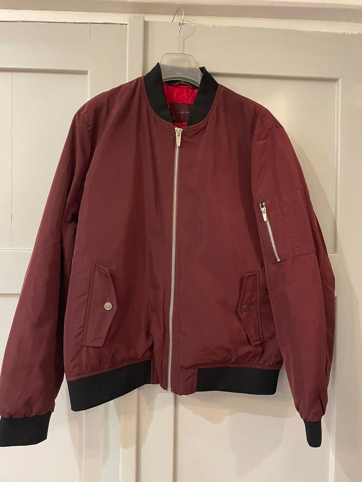 Viininpunainen pilotti | Tori