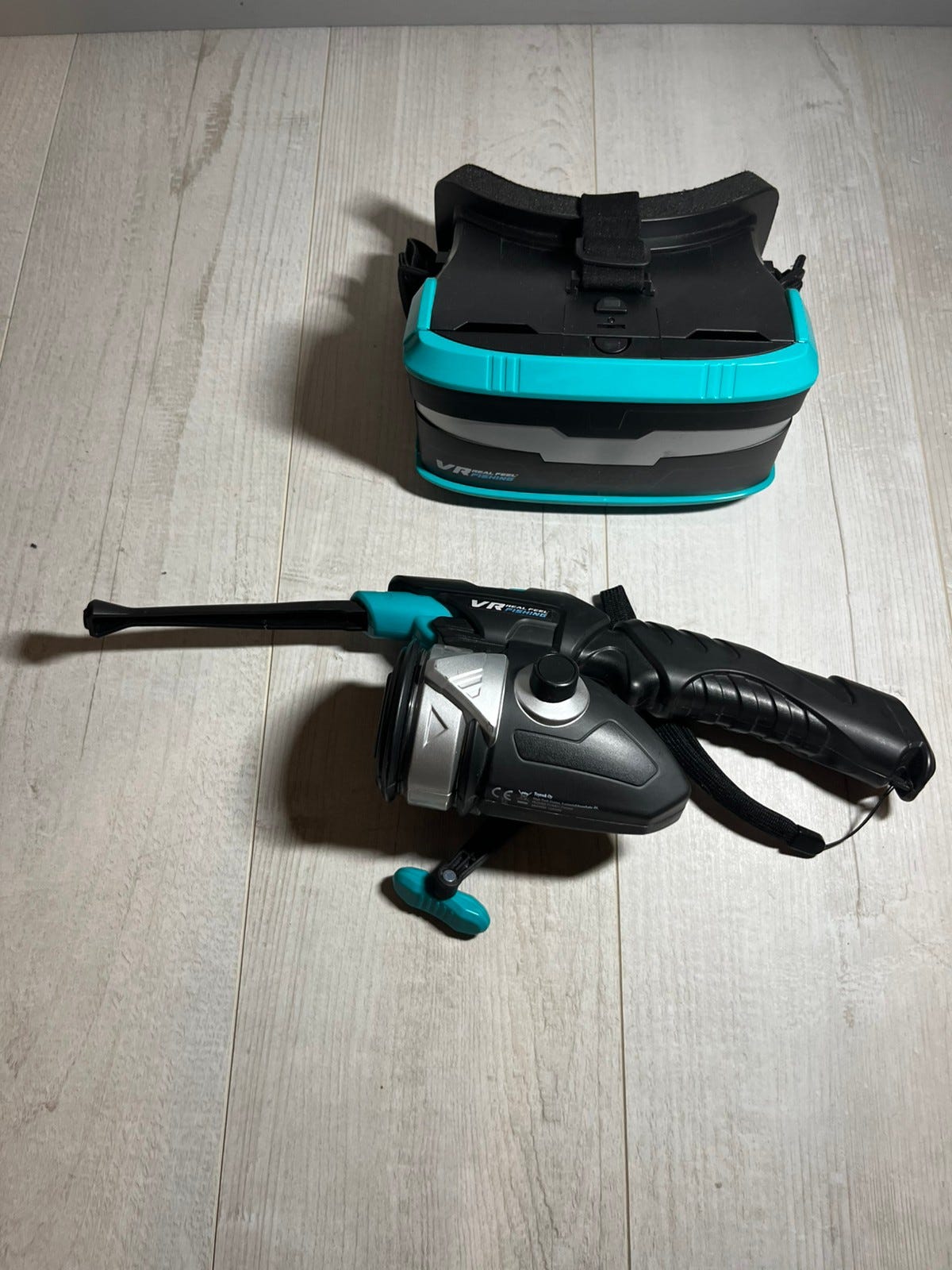 VR Real Feel Fishing | Tori