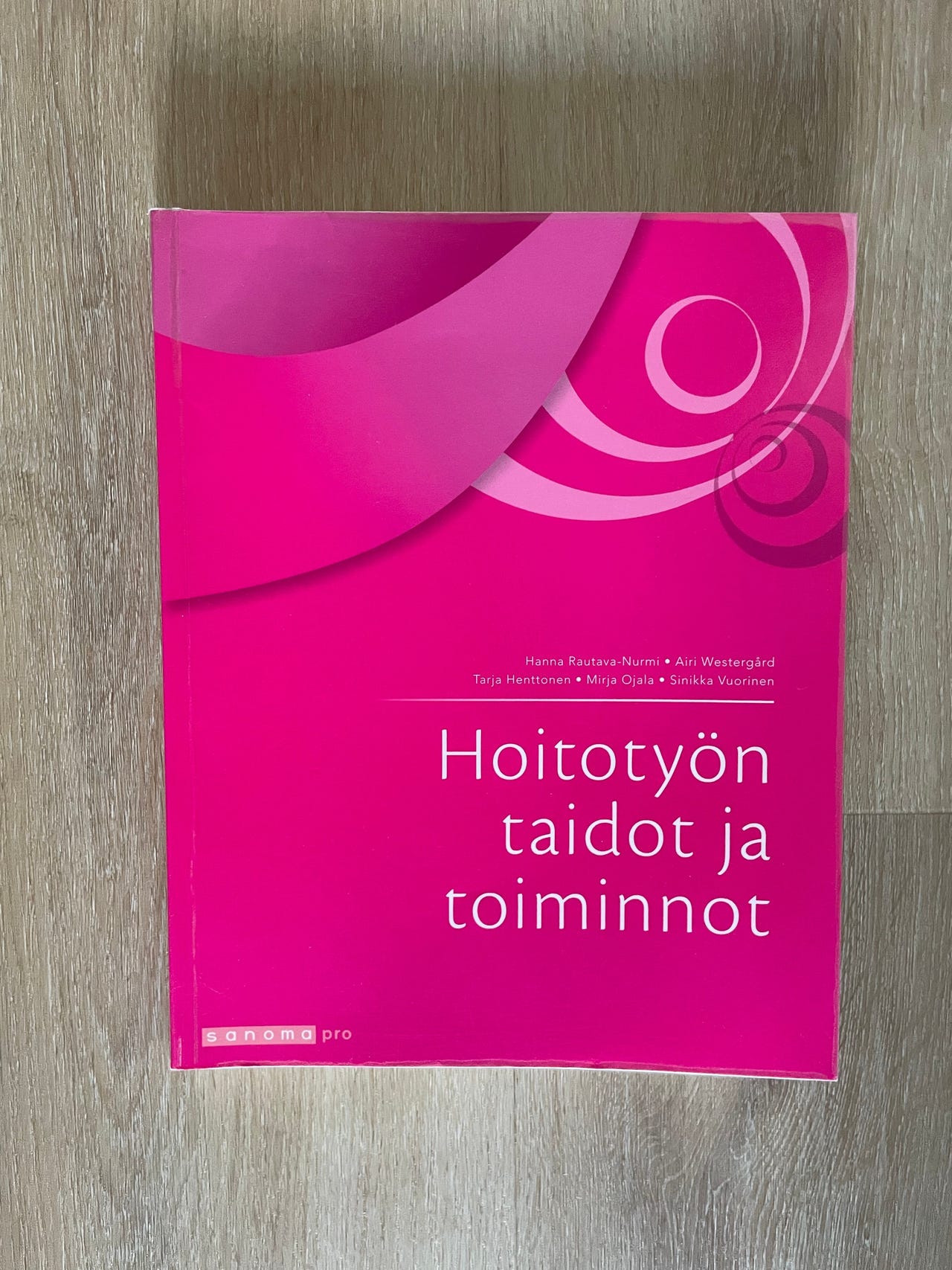 Hoitotyön taidot ja toiminnot -kirja | Tori