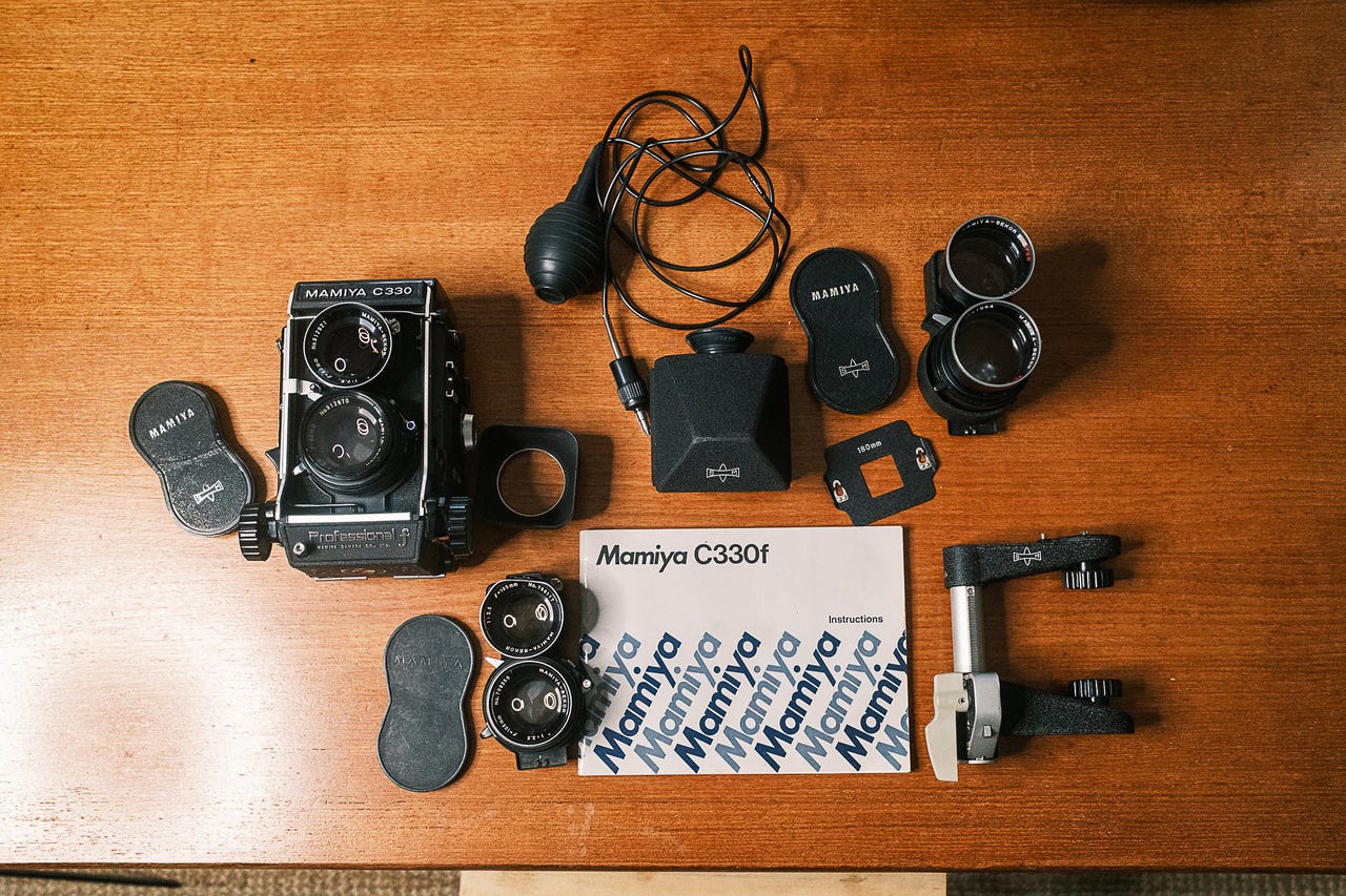 Mamiya C330F - Mint + 3 lenses + rare accessories + Gossen Variosix F2 ...