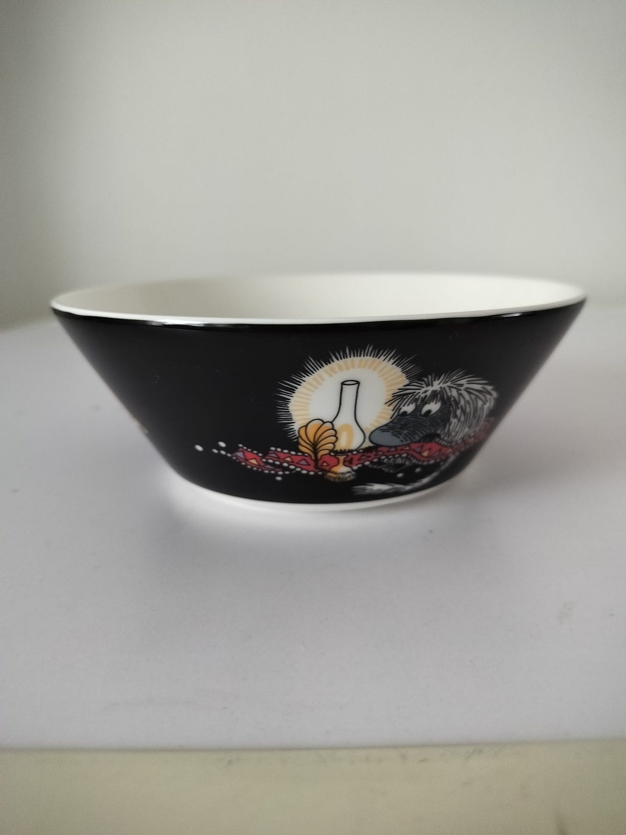 Esi-isä musta Muumi kulho. | Tori