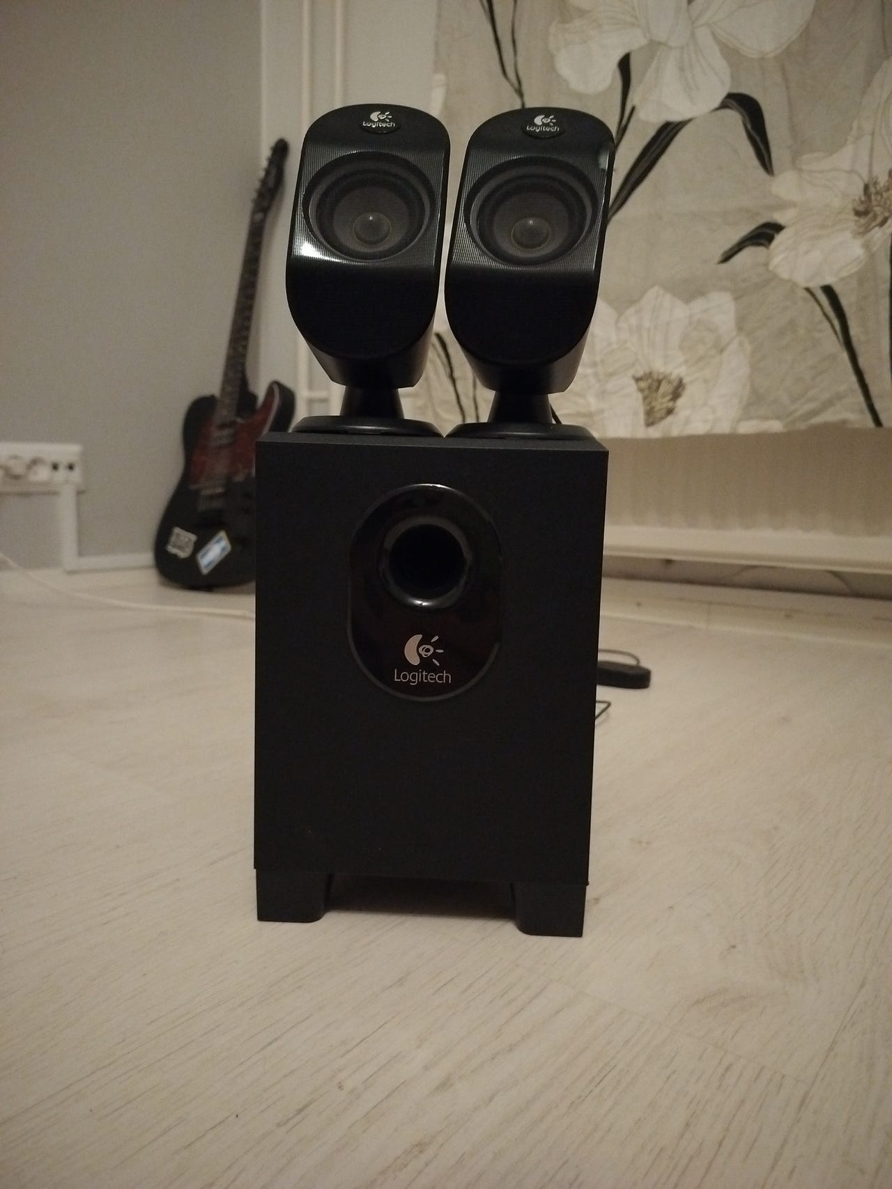 Logitech X-210 kaiuttimet | Tori