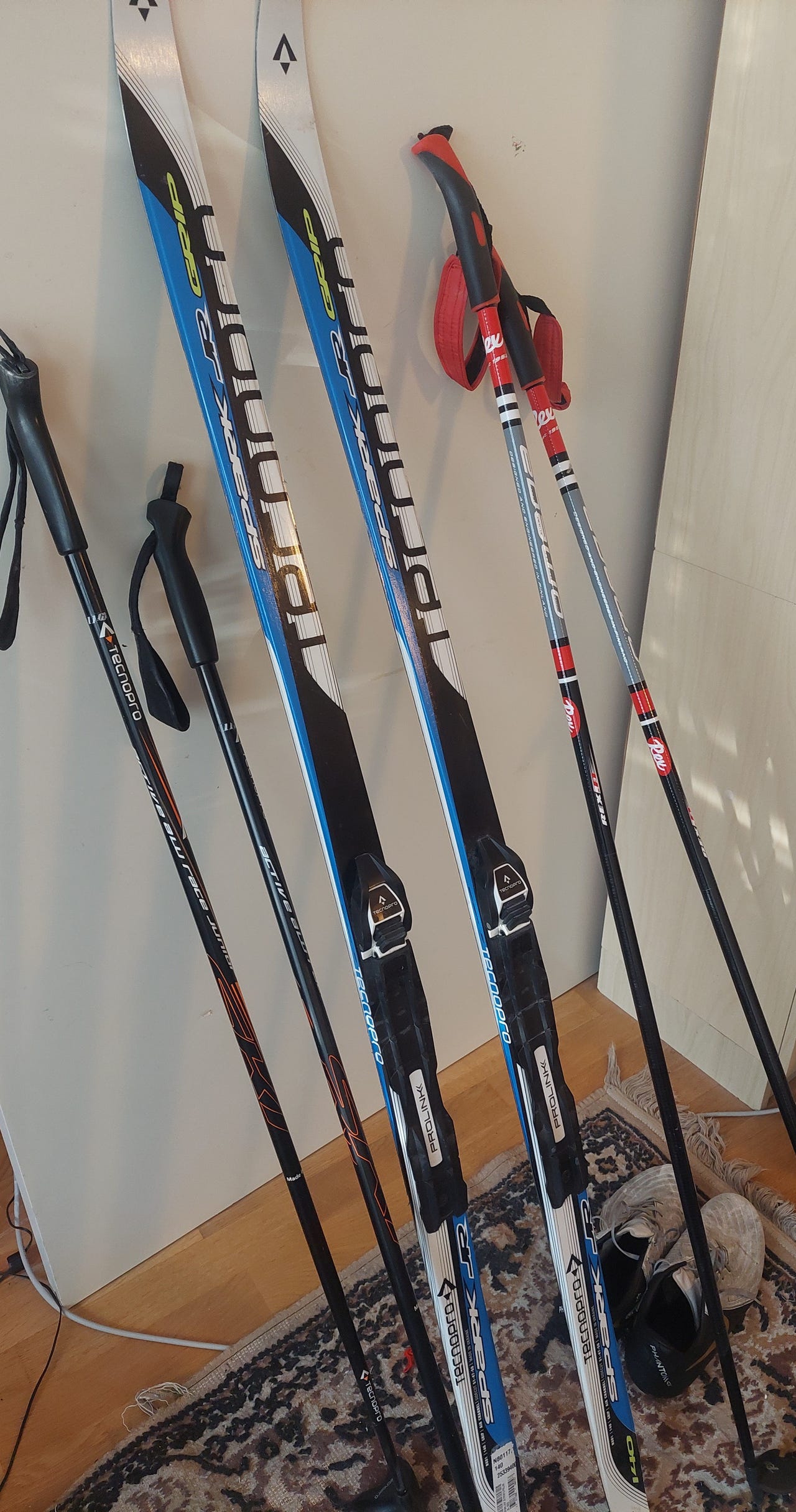 140cm sukset,110cm sauvat ja 130cm sauvat. | Tori