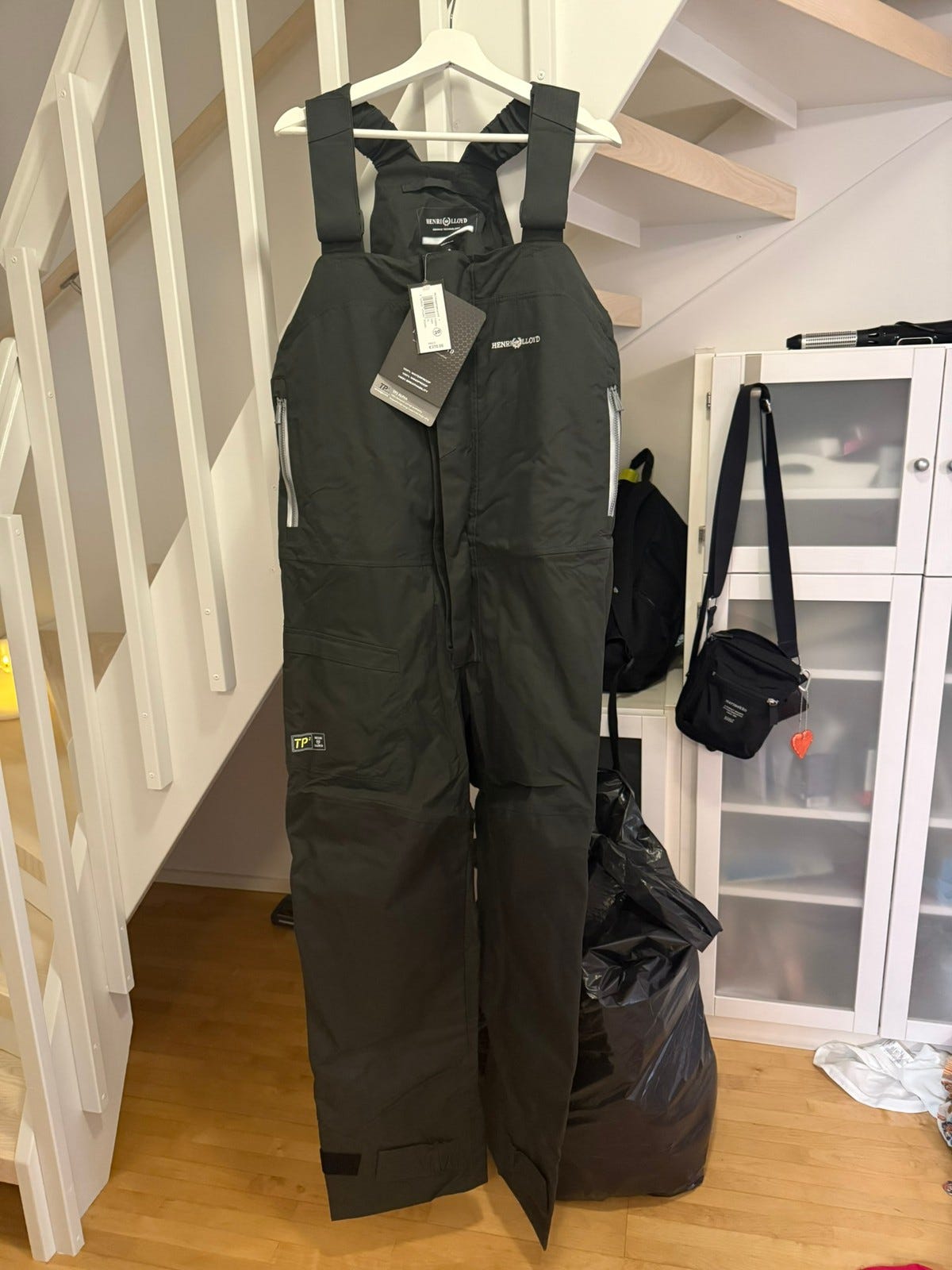 Henry Lloyd sadehousut, TP 2 Alpha. | Tori