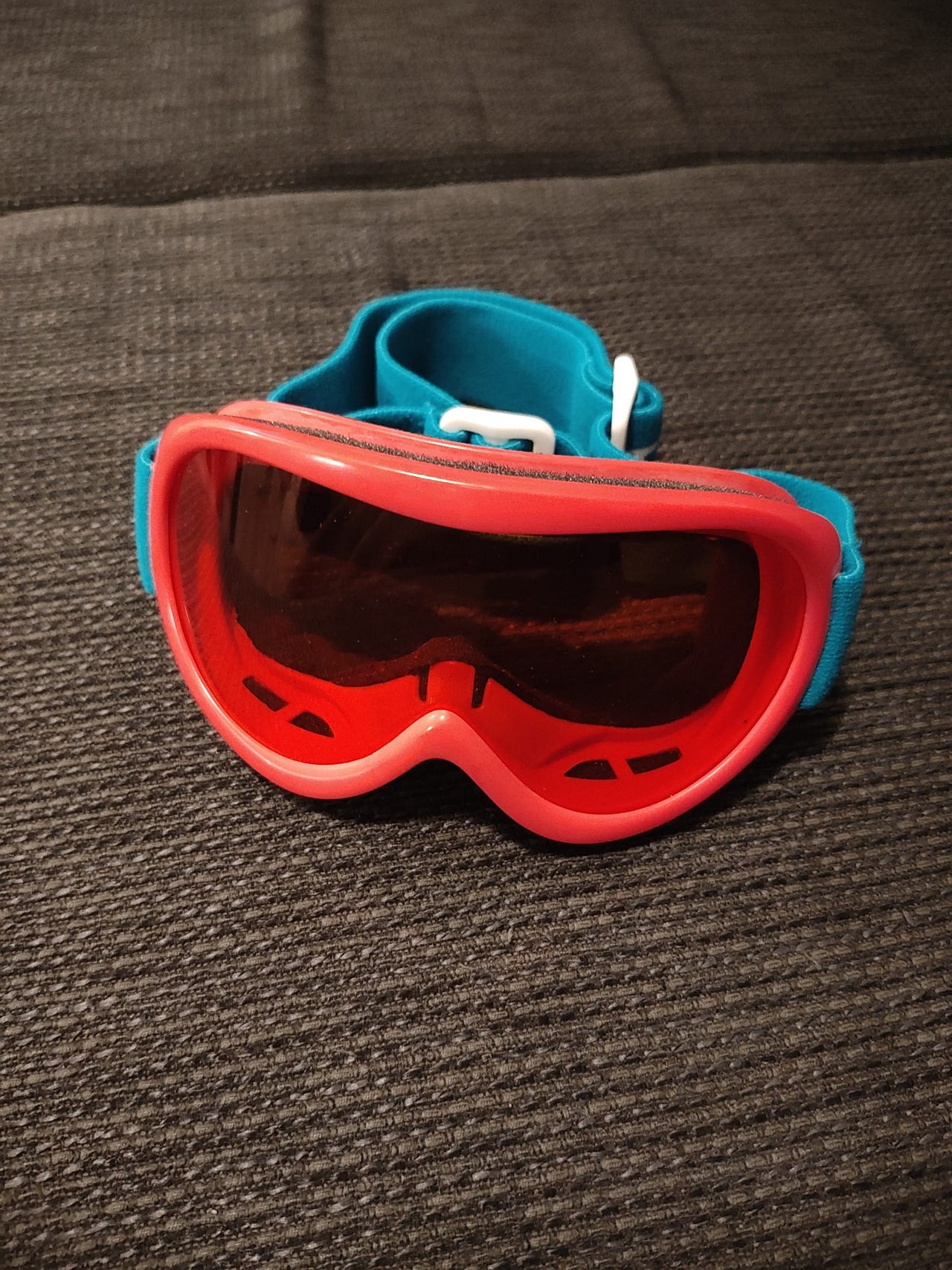 Lasten laskettelulasit. Noin 8-vuotiaalle | Tori