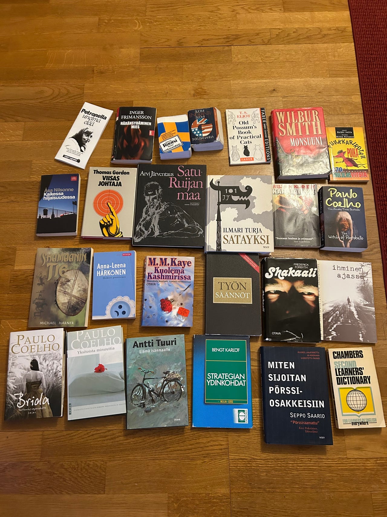 Kirjoja erilaisia myydään settinä | Tori