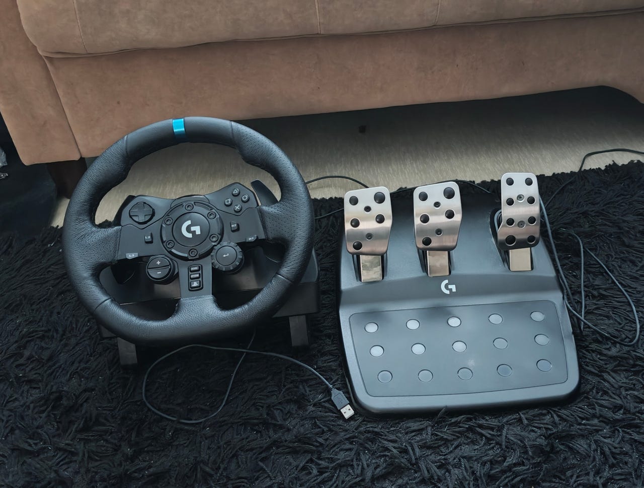 Logitech G923 Trueforce ratti ja polkimet | Tori