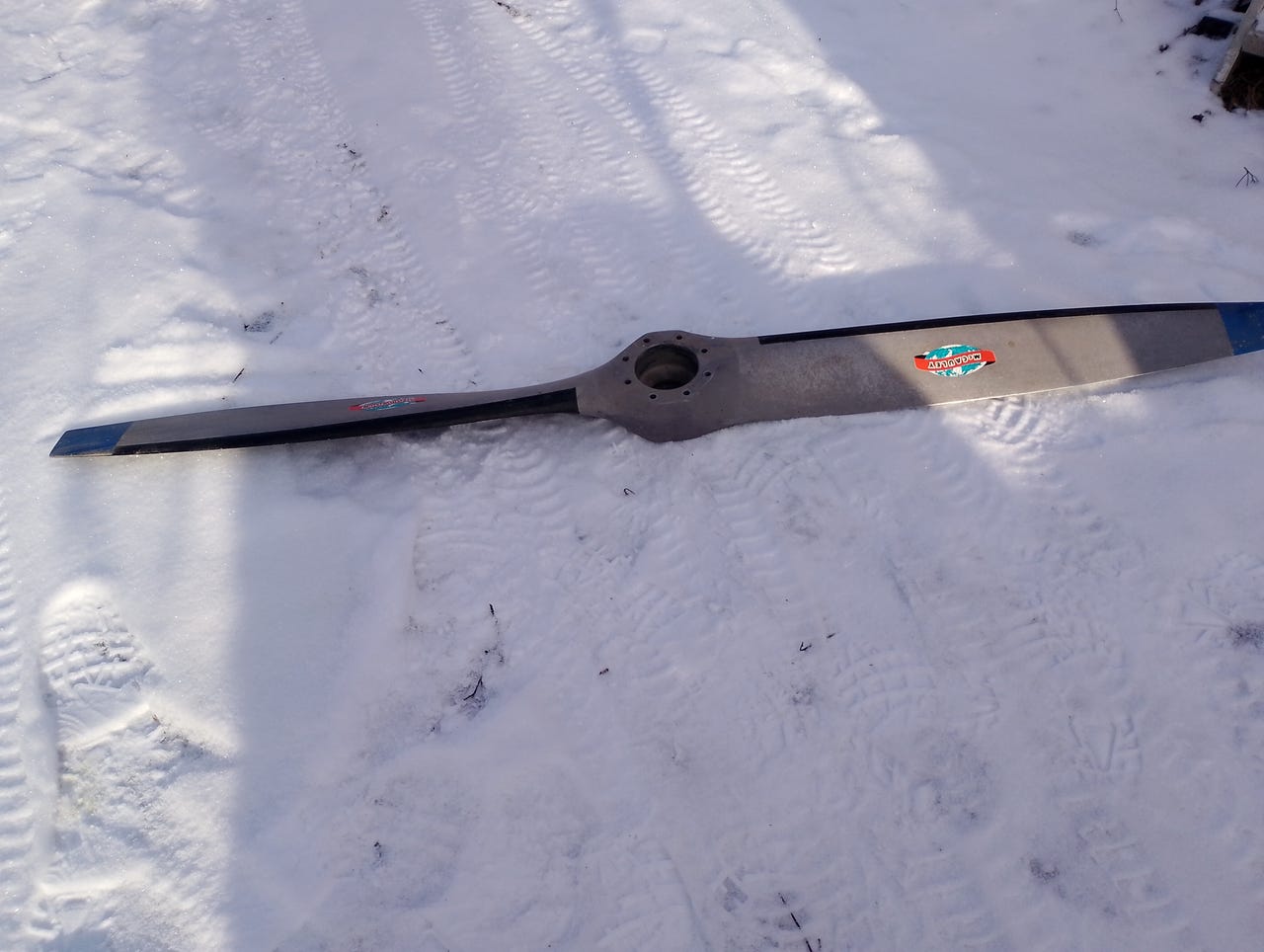 LENTOKONEEN POTKURI | Tori