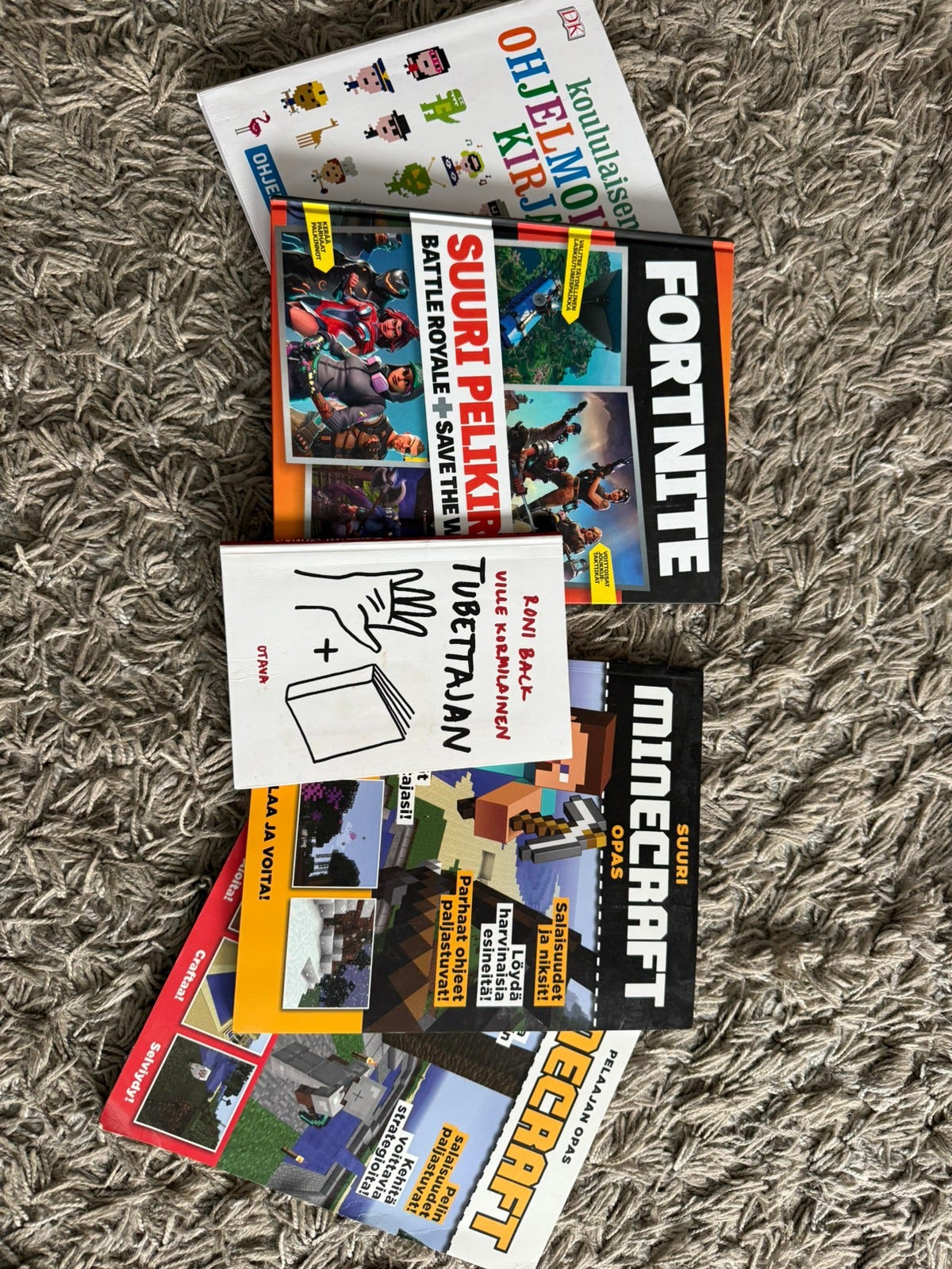 Fortnite, Minecraft, ohjelmointi kirjoja nuorelle/lapselle | Tori