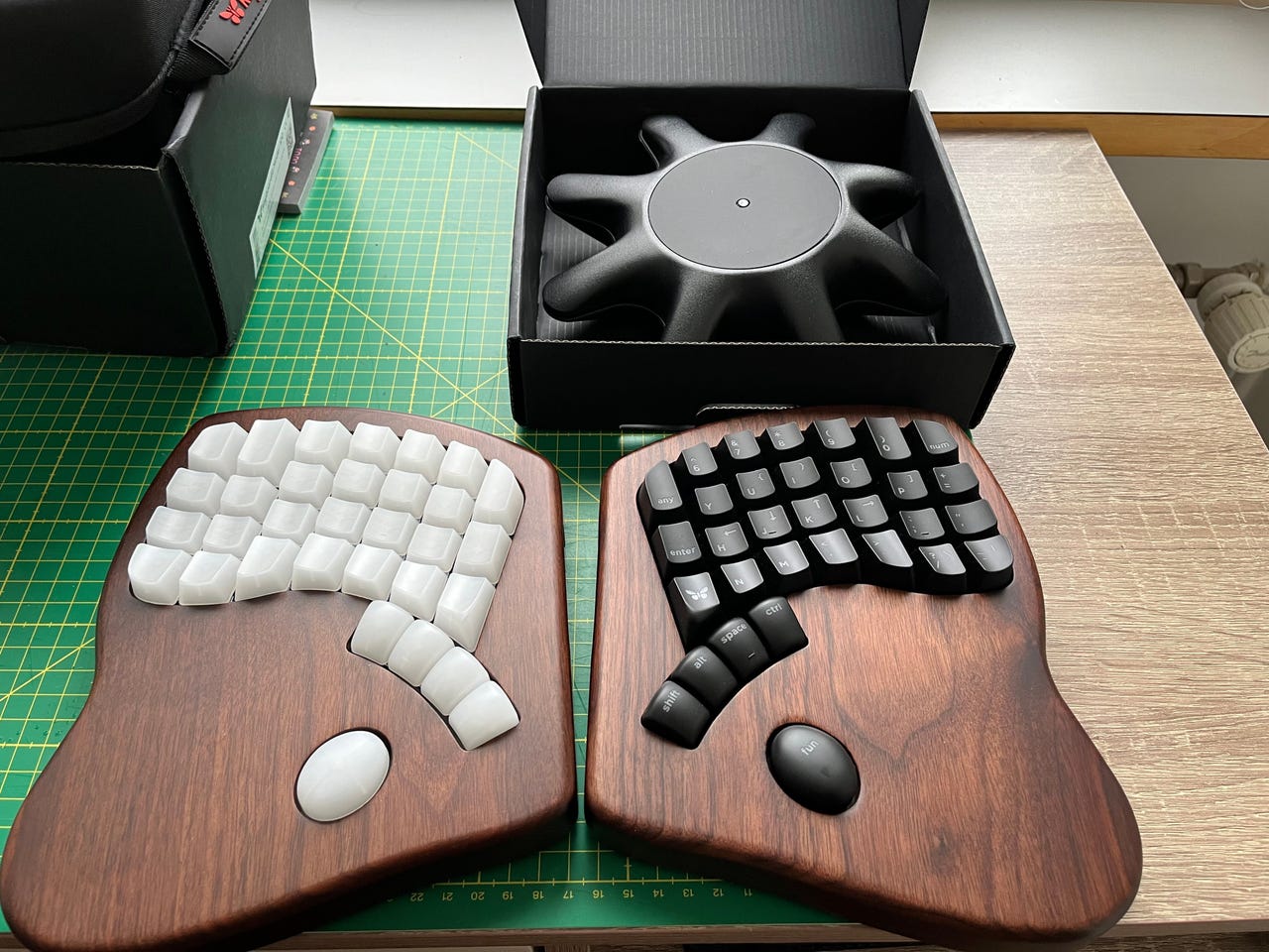 Keyboardio Model 100 | Tori