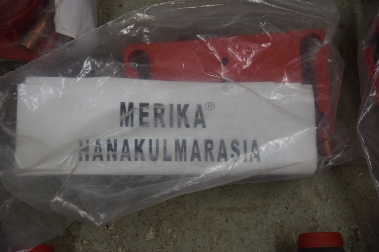 4 kpl Merika hanakulmarasia 18mm, puristusliitin | Tori