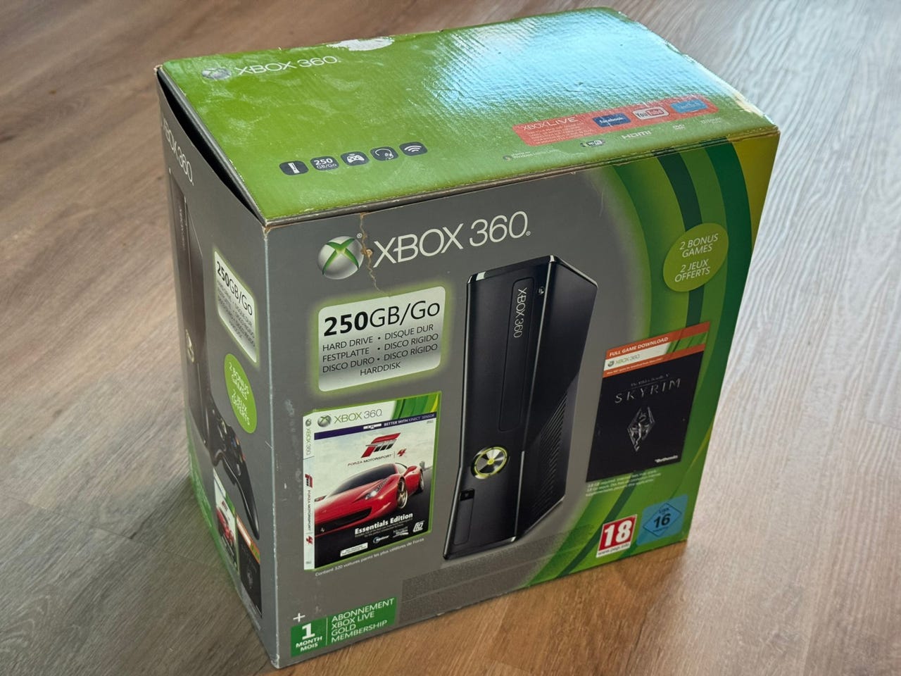 Xbox 360 S 250gb alkuperäisessä paketissaan | Tori
