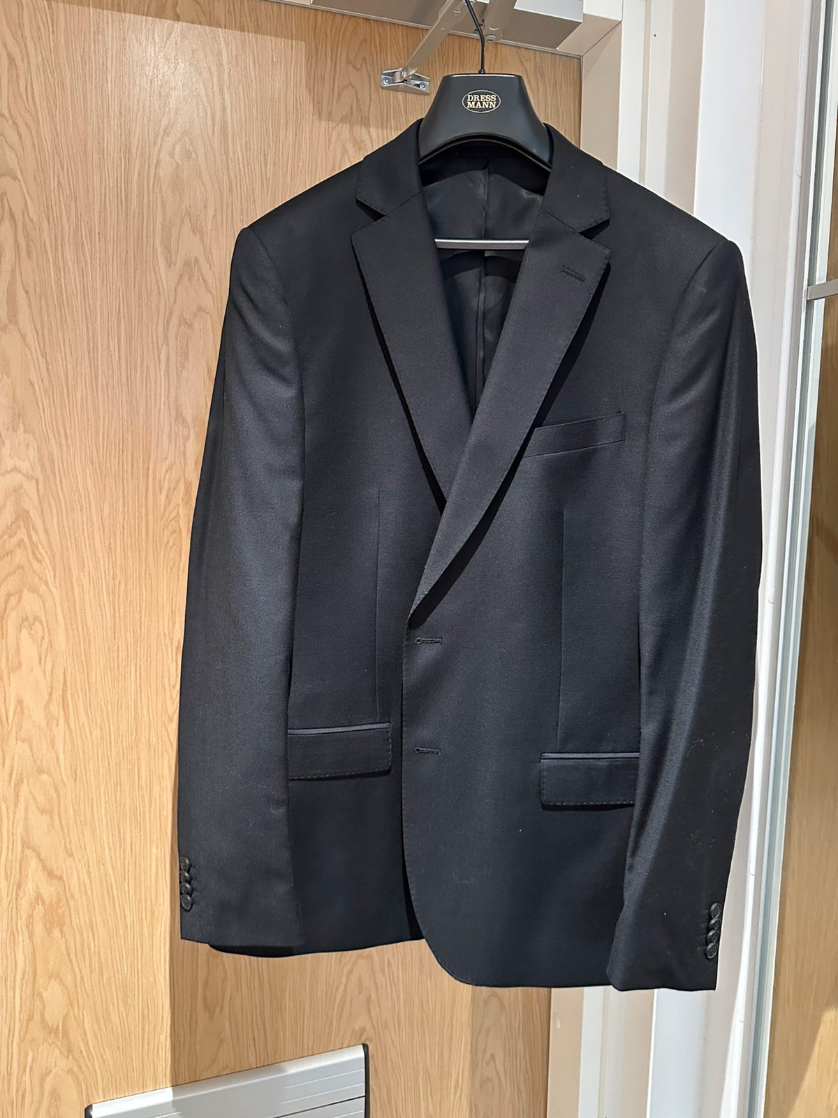 Miesten tumma puku | Tori