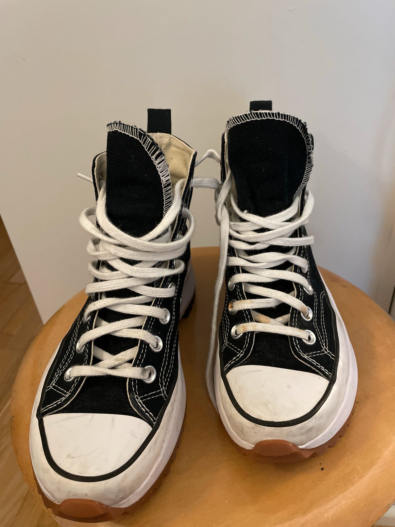 Lähes käyttämättömät Converset, 40 | Tori