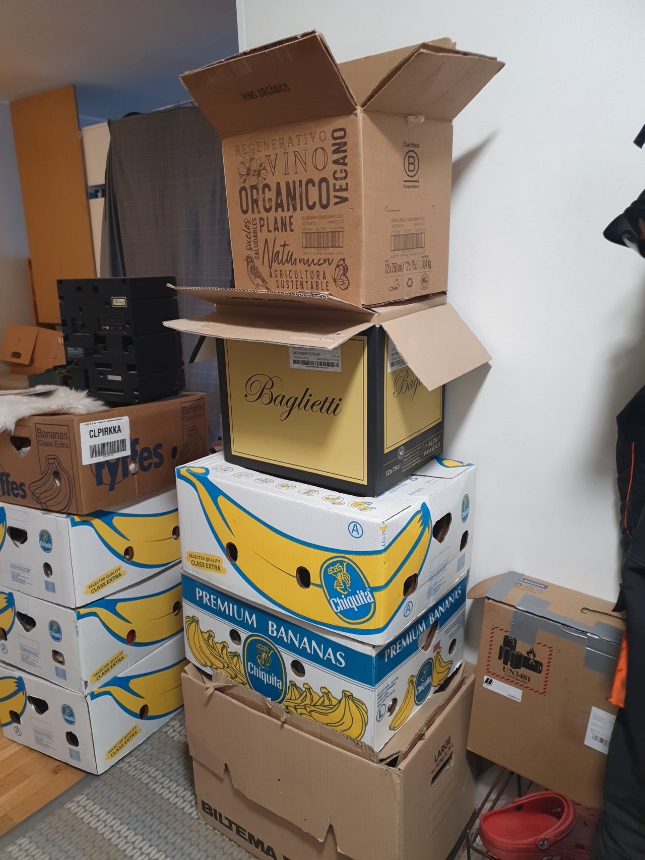 Annetaan pahvilaatikoita Varattu | Tori