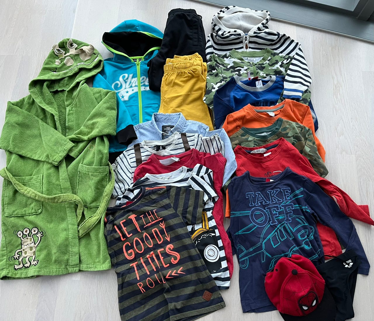 Vaatepaketti 116/122 | Tori