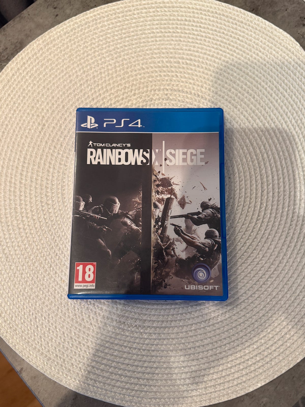 Tom Clancy’s Rainbow Six Siege PS4 | Tori