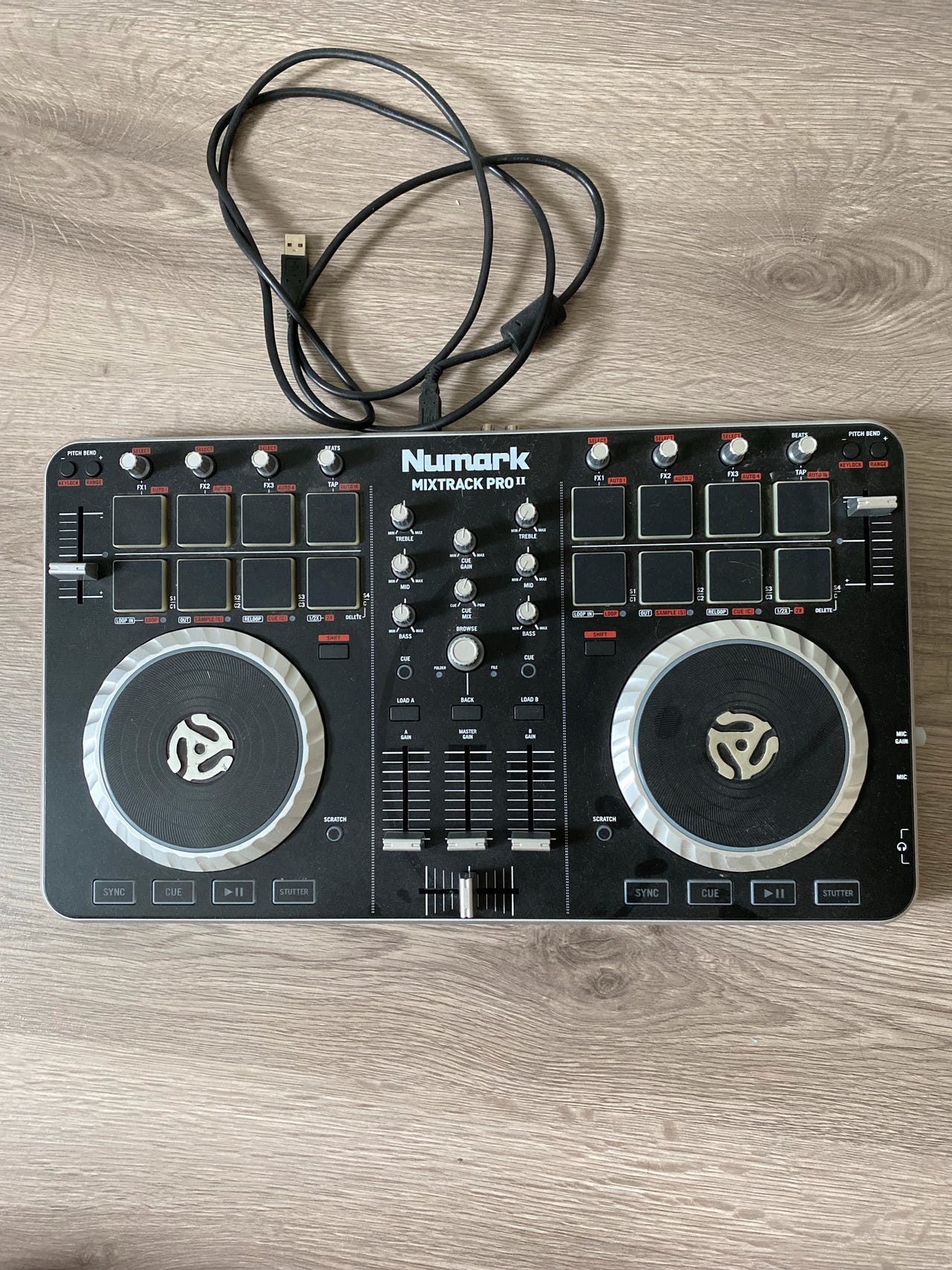 Numark Mixtrack Pro II | Tori