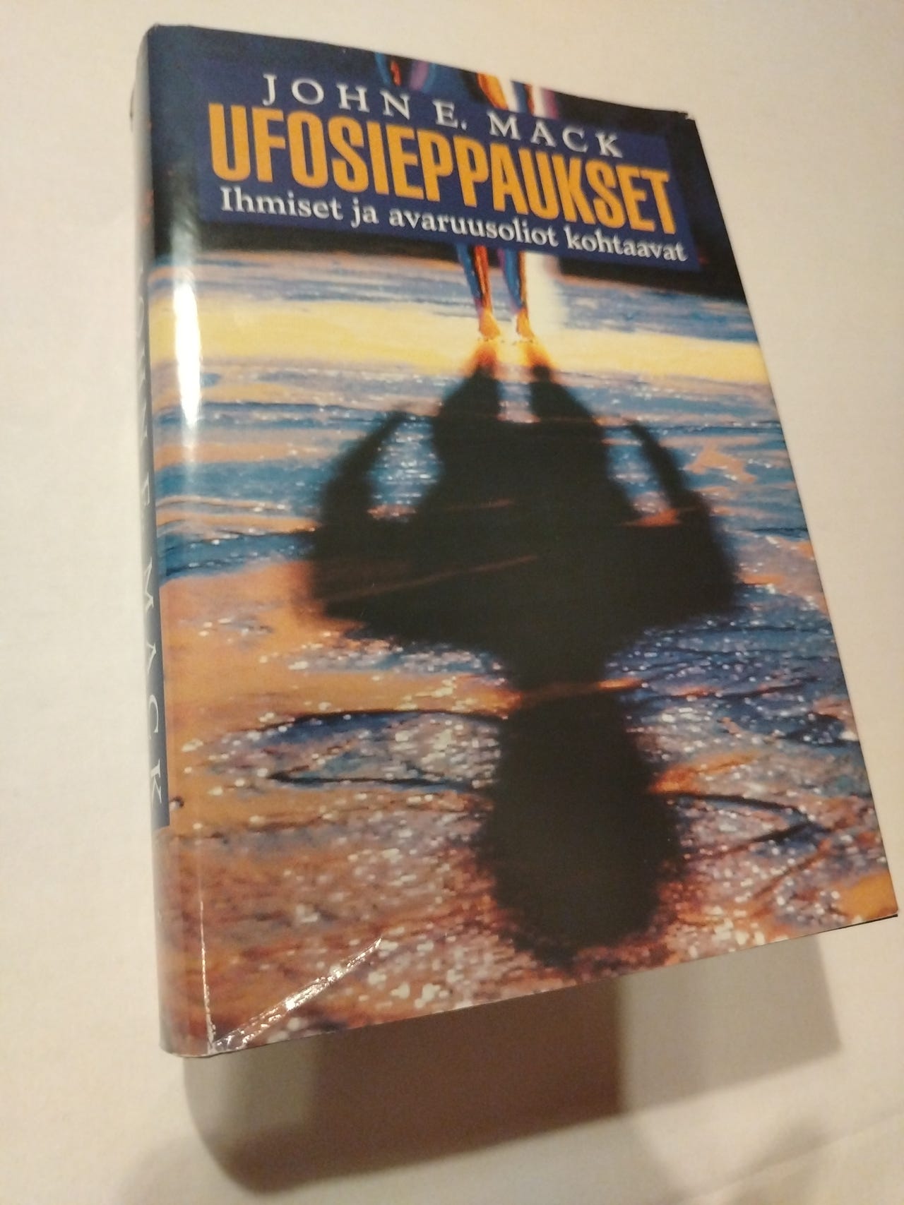 John E. Mack: Ufosieppaukset | Tori