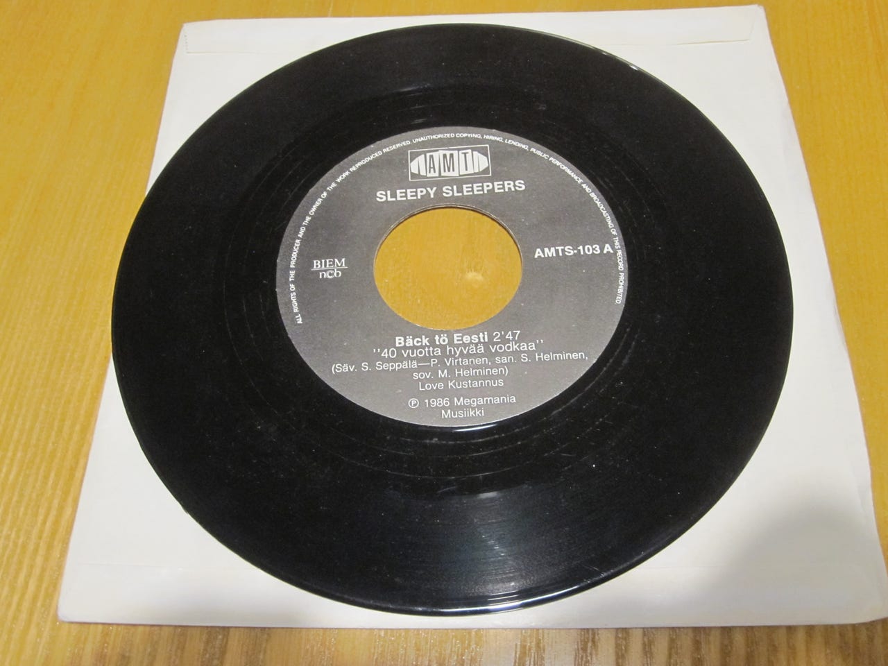 Sleepy Sleepers 7"single. -Bäck tö Eesti & Pipo päässä (1986) | Tori