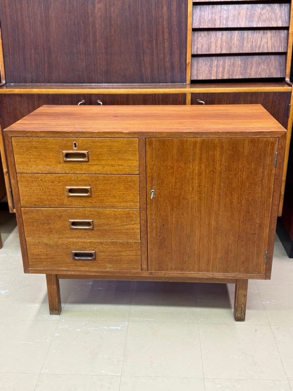 Pieni Teak vintage senkki/lipasto 50/60-luku. | Tori