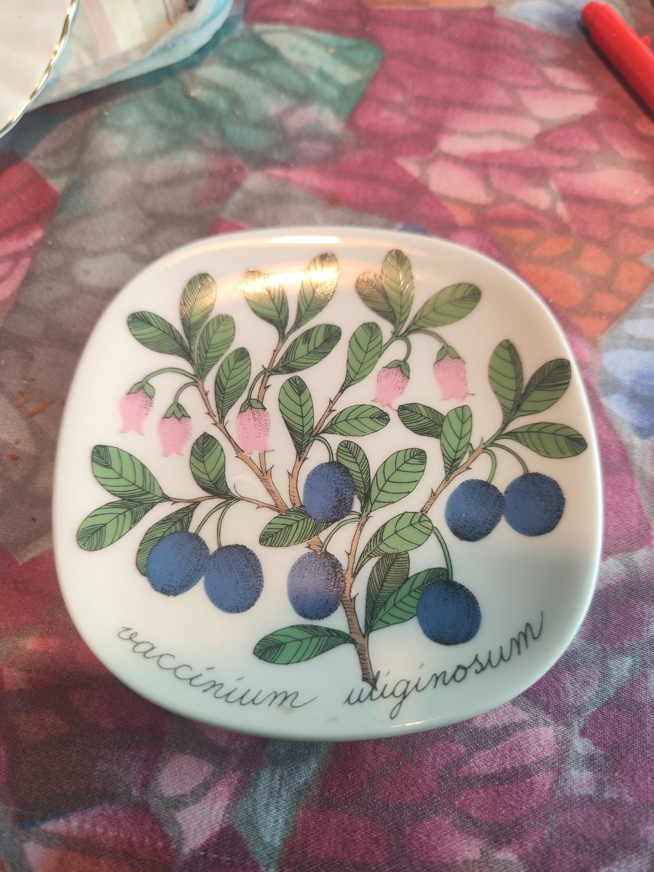 Arabian Juolukka ja Isokarpalo seinälautaset | Tori