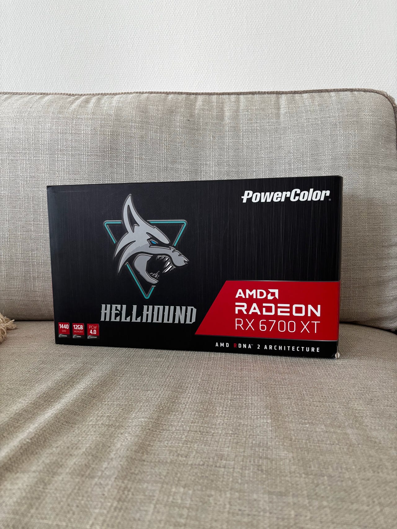 PowerColor Hellhound rx 6700 xt | Tori
