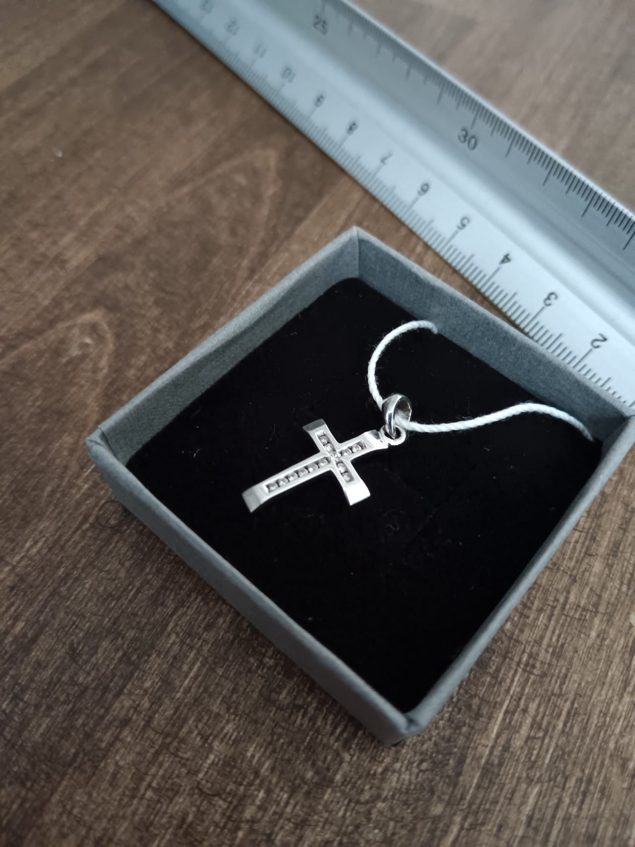 Kaunis valkokultainen risti timanteilla | Tori