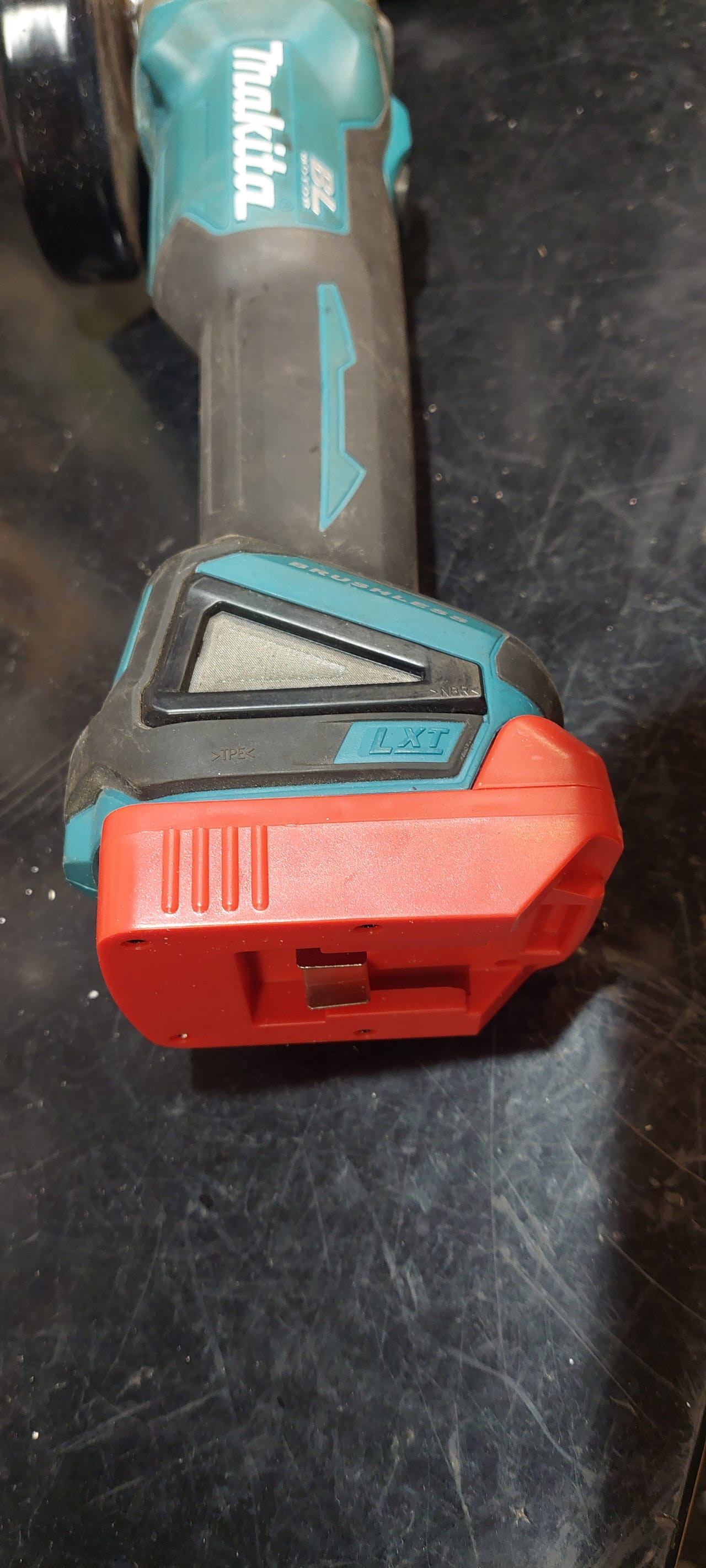 Kunto: Uusi Akkuadapteri Parkside-akuille Makita-työkaluihin. | Tori