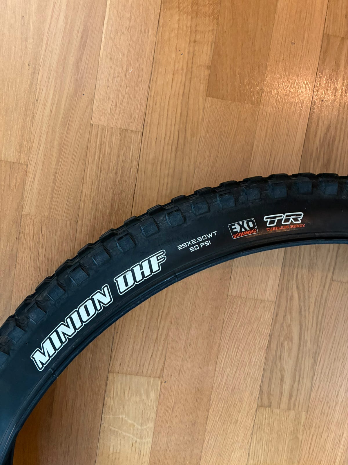 Maxxis Minion DHF 29x2.5 | Tori