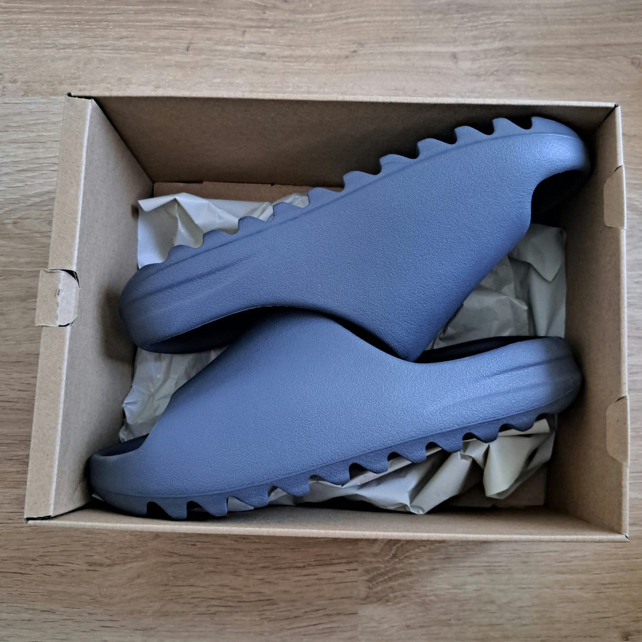 Yeezy Slide Slate Gray - 44.5 | Tori