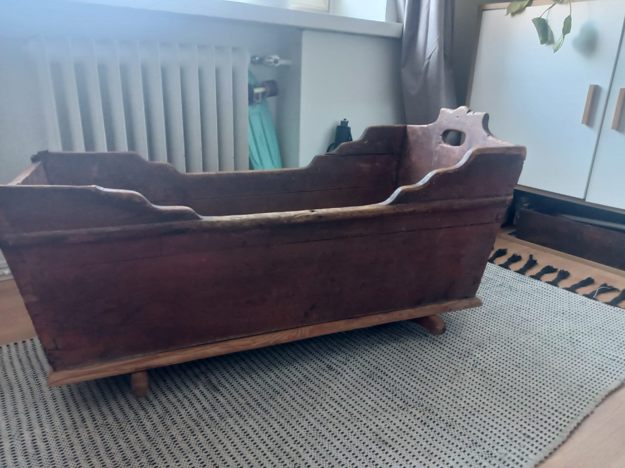 Todella wanha lasten kehto | Tori