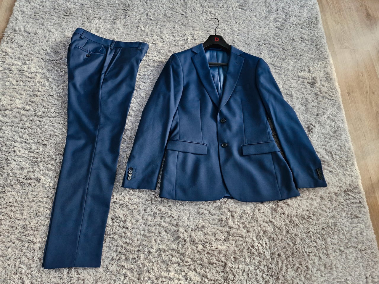 Miesten tummansininen puku, Slim Fit | Tori