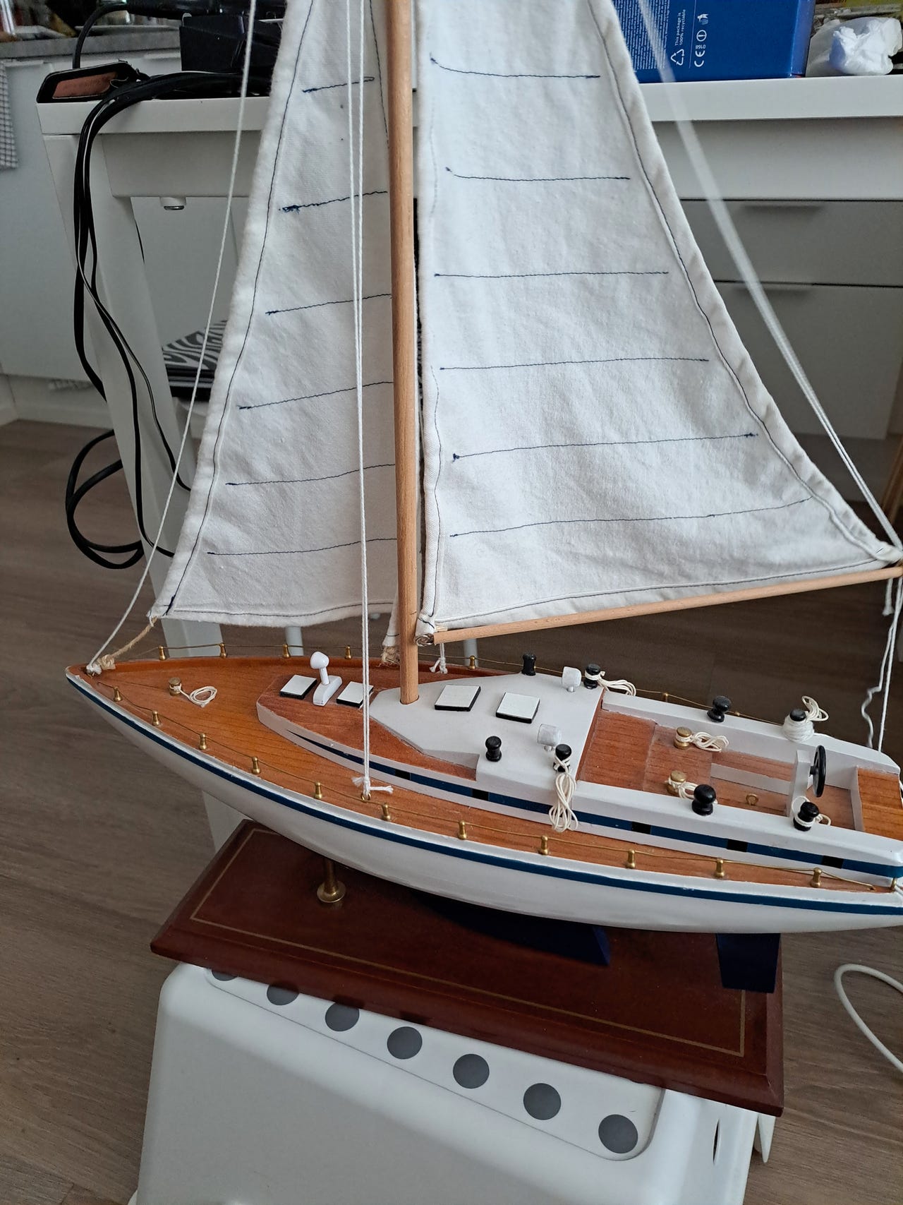 Purjevene pienoismalli | Tori