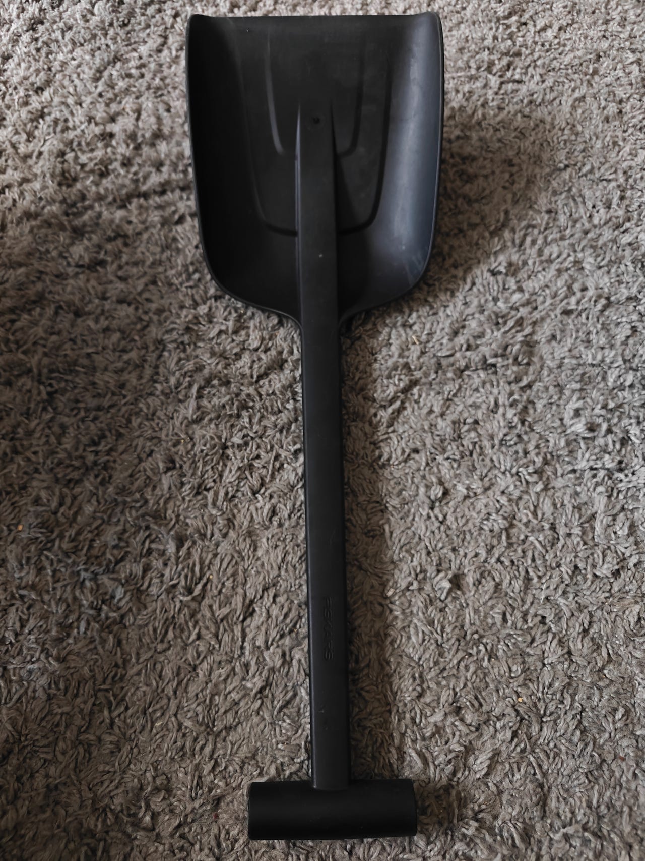 Fiskars Solid autolapio musta | Tori