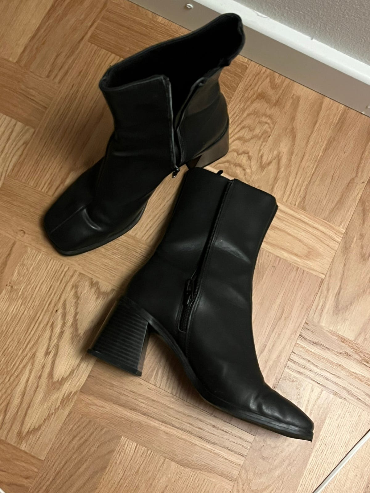 Monki nilkkurit 38 | Tori