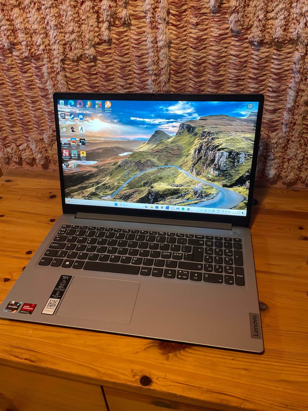 Lenovo IdeaPad 1 15” Ryzen 5 5500U | Tori